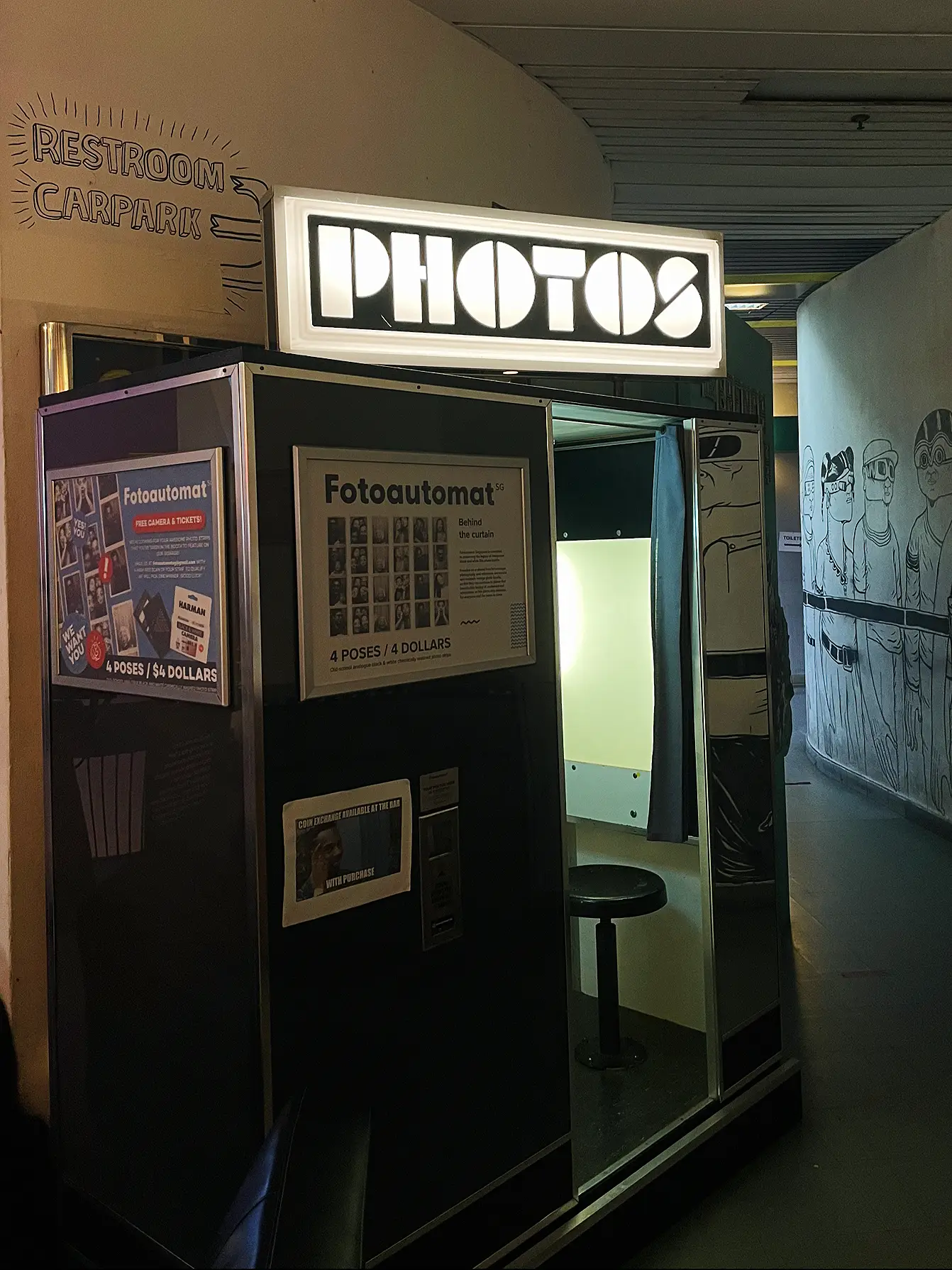 Vintage Photo Booth At Golden Mile🎞 | แกลเลอรีที่โพสต์โดย popeyep | Lemon8