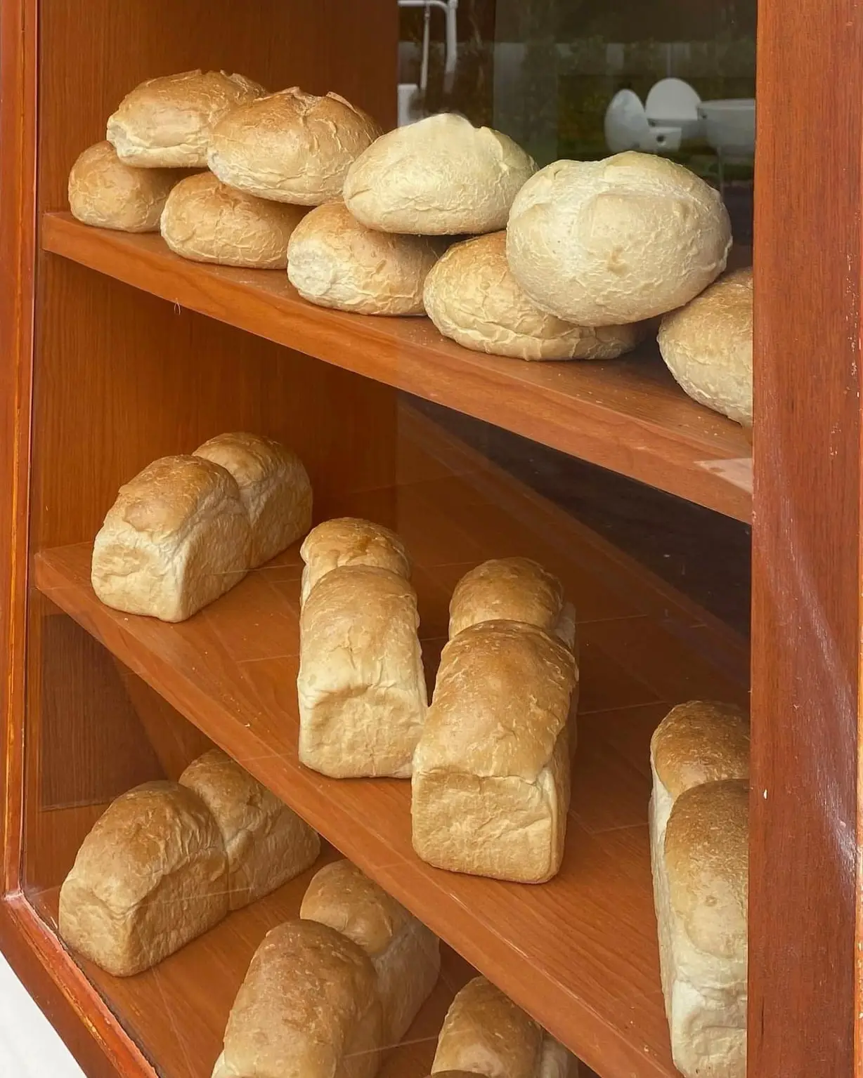 คาเฟ่ขนมปังสุดมินิมอล 🍞 Bread factory Cafe | แกลเลอรีที่โพสต์โดย pimdao ...