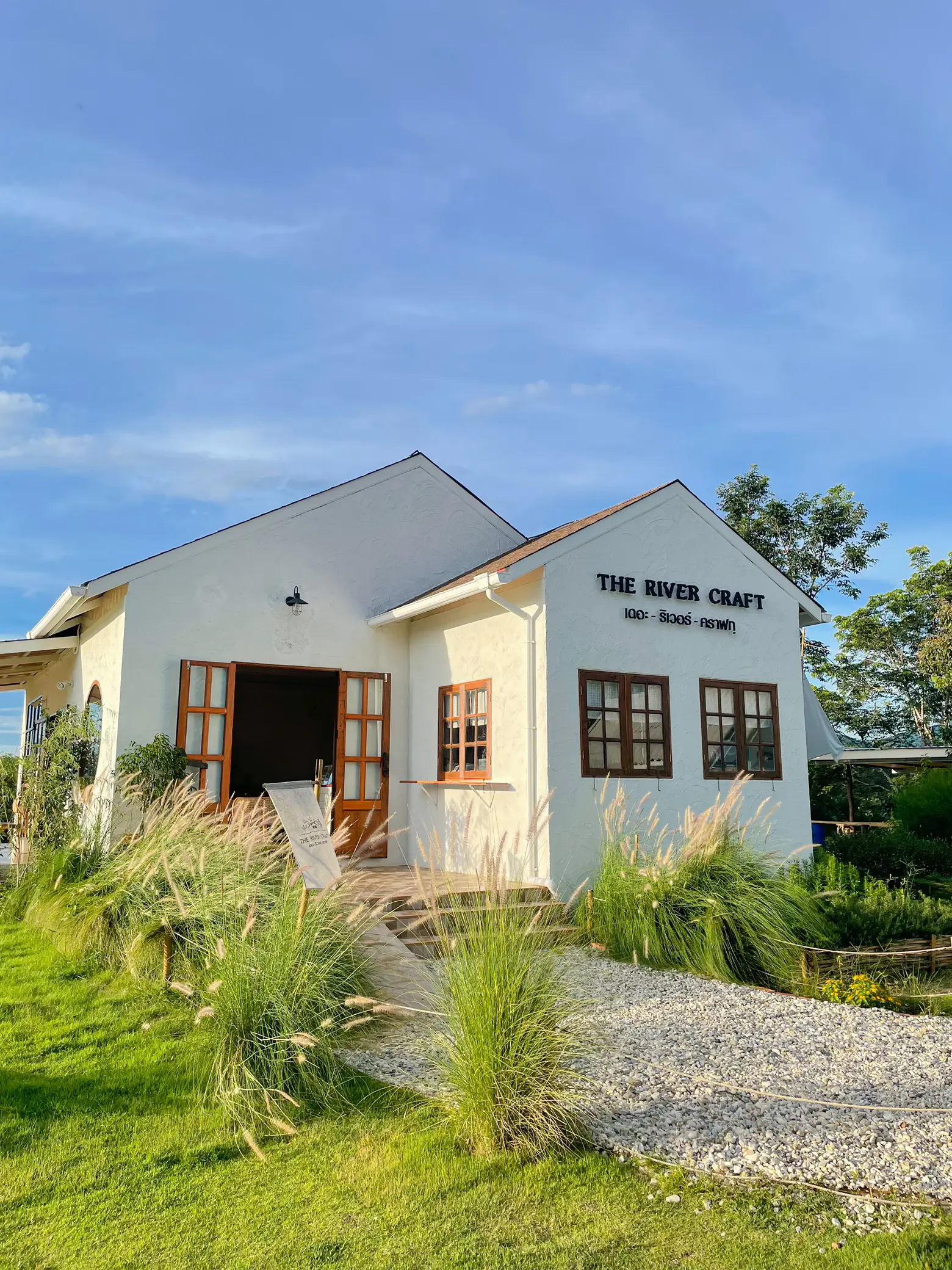 ☘️THE RIVER CRAFT คาเฟ่ริมแม่น้ำโขง สวยจนห้ามพลาด! | แกลเลอรีที่โพสต์ ...