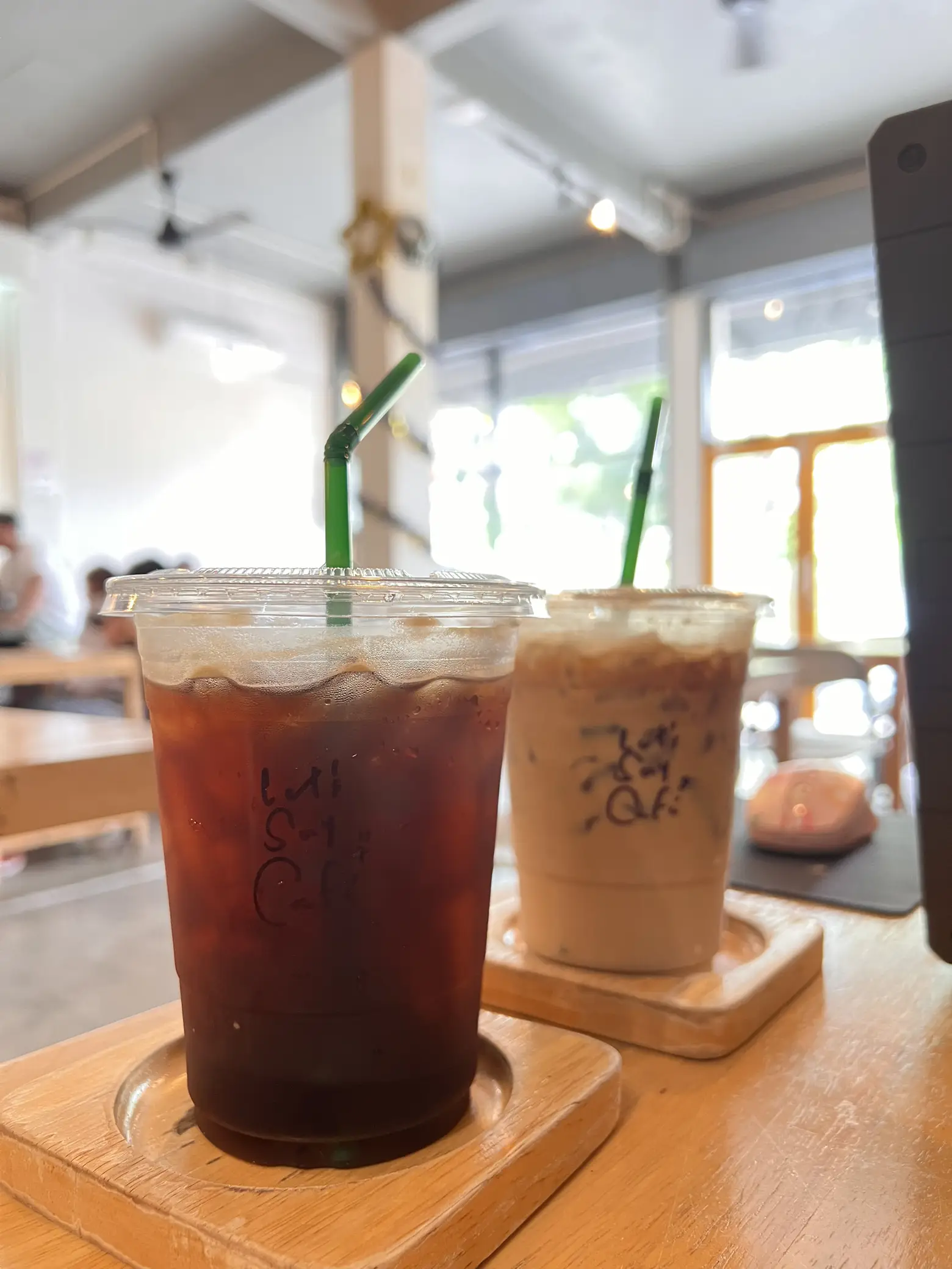 รีวิวคาเฟ่ในกรุงเทพ เปิด 24 ชม. ☕️ ️ | แกลเลอรีที่โพสต์โดย NTM | Lemon8