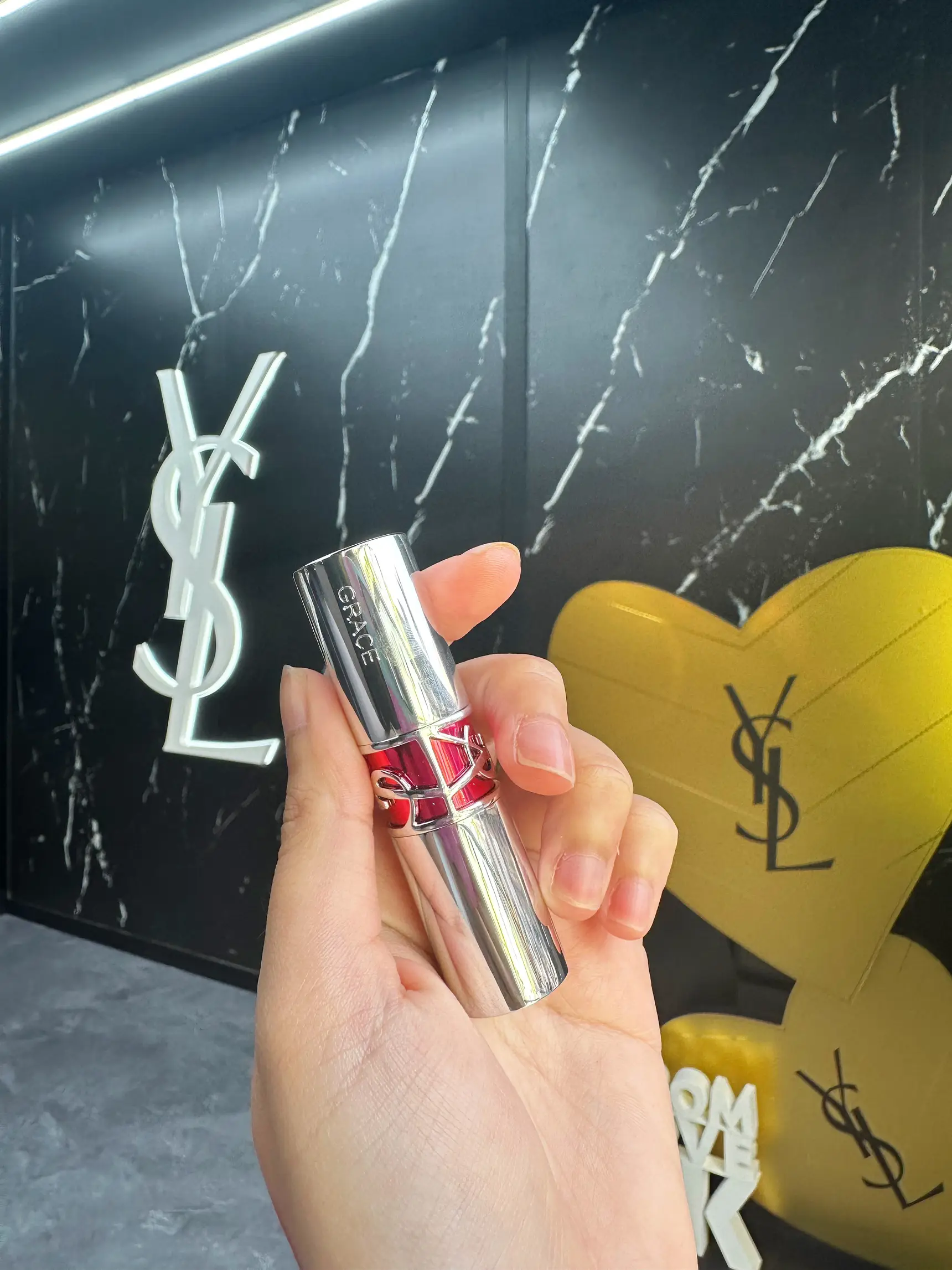 รีวิวเข้าช็อป YSL ที่สยามพารากอน🖤💫 | แกลเลอรีที่โพสต์โดย tammnisa | Lemon8