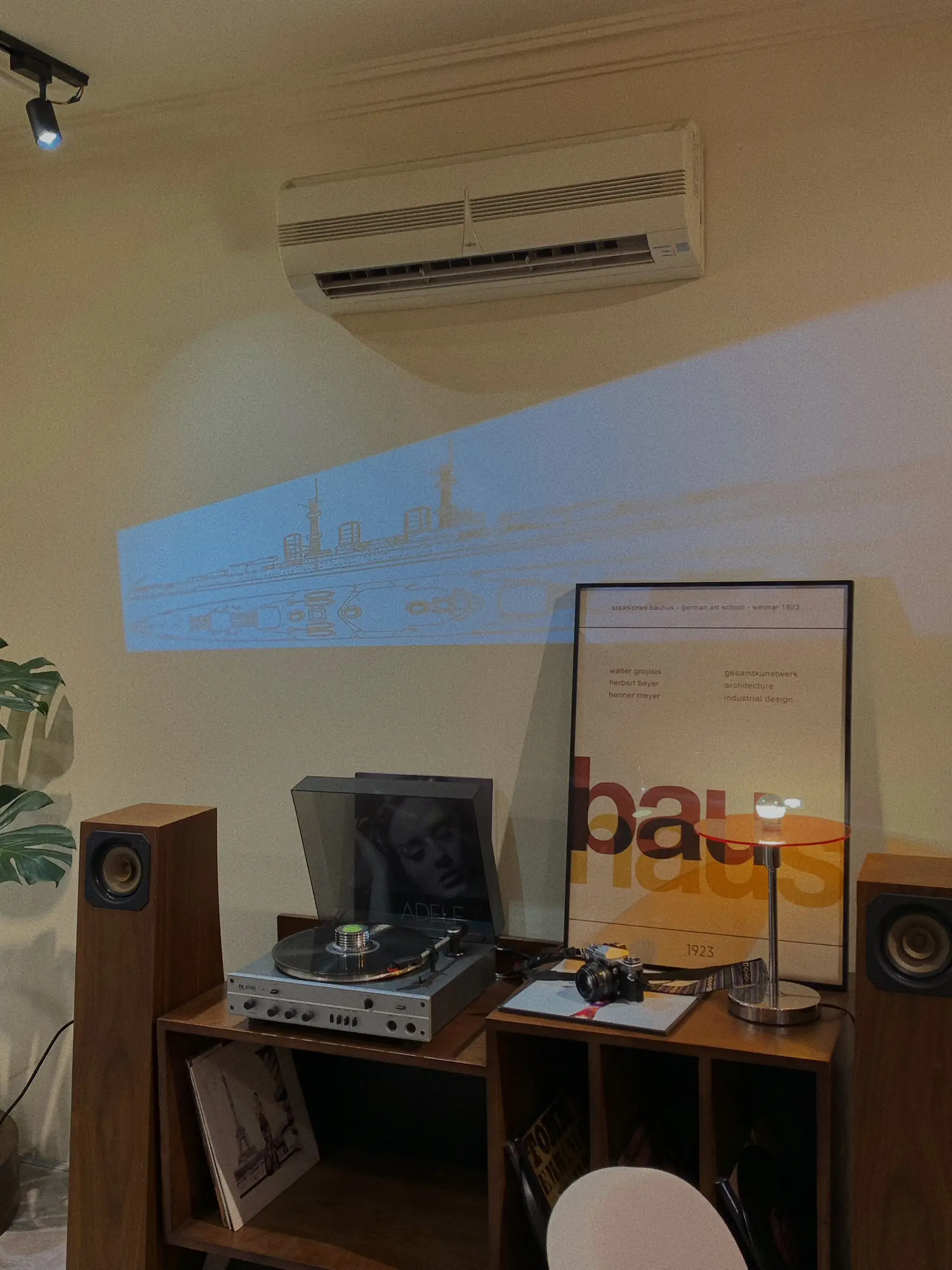 9room- quán cafe kết hợp bán đồ decor xinh xắn | Bộ sưu tập do Phanh ...