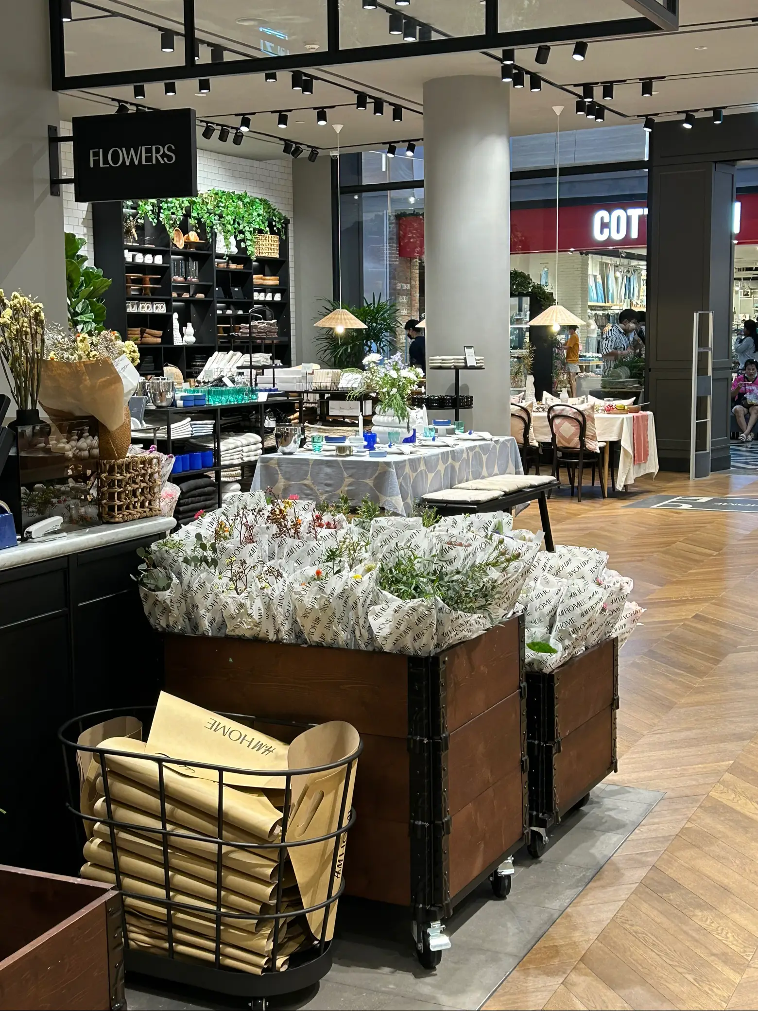 รีวิว 💐“H&M Home” 🛋️ร้านนี้เขาขายอะไร?🤔 | แกลเลอรีที่โพสต์โดย YAKCHASHARE:) | Lemon8