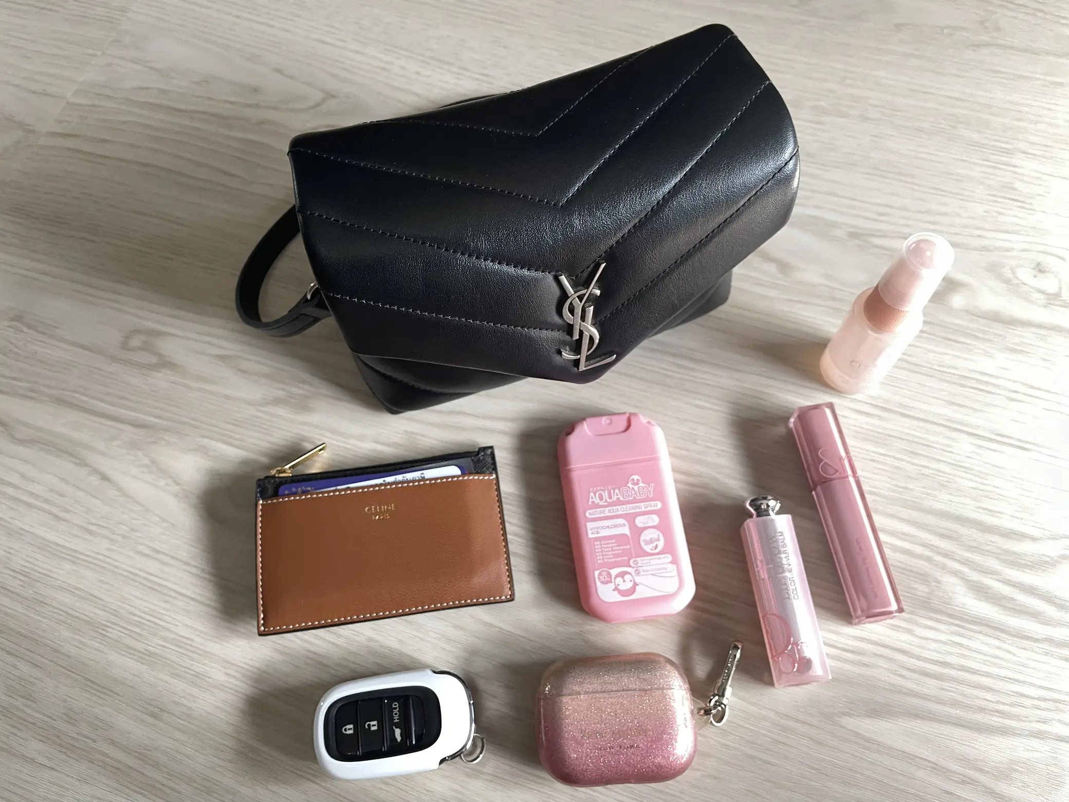 น้อง YSL loulou toy จุมั้ยใส่ไรได้บ้าง | แกลเลอรีที่โพสต์โดย lifestyle ...
