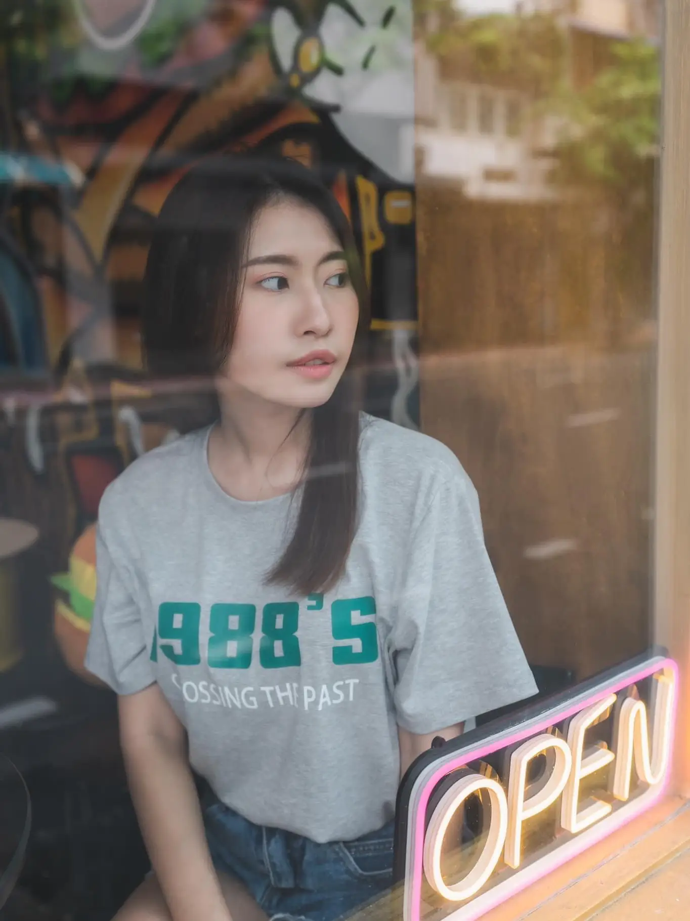 🍔Burger อร่อย กับมุมถ่ายรูปน่ารักๆ📸 | แกลเลอรีที่โพสต์โดย Mindy | Lemon8