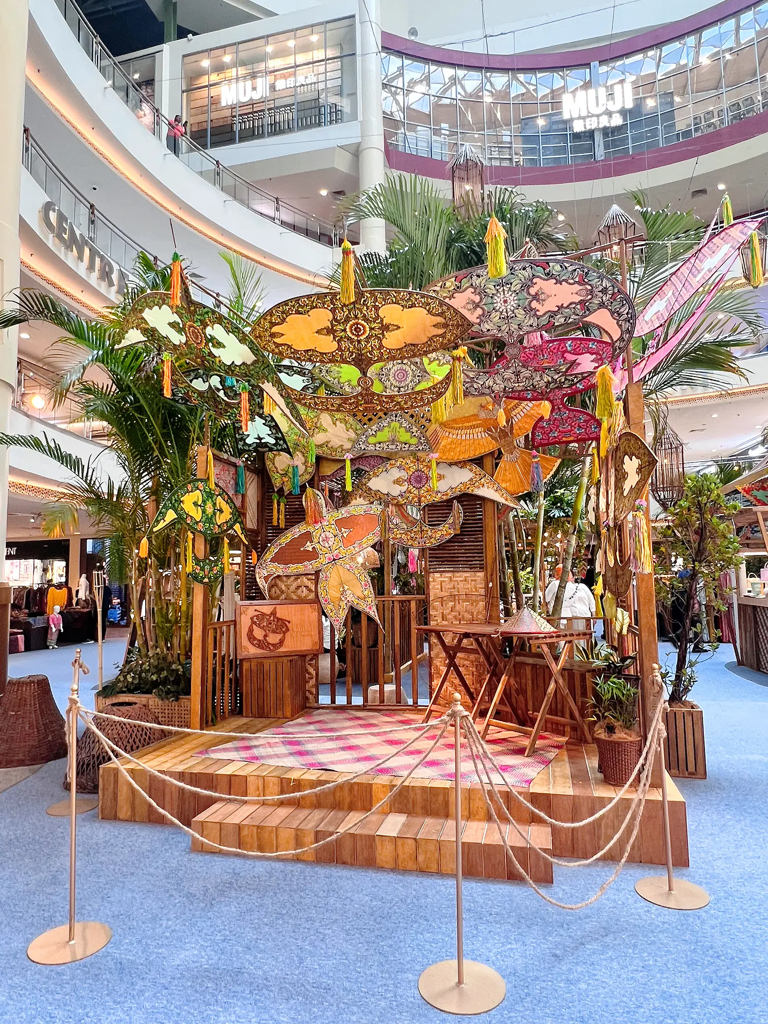 20 idea Raya Decoration Shopping Mall teratas pada tahun 2024