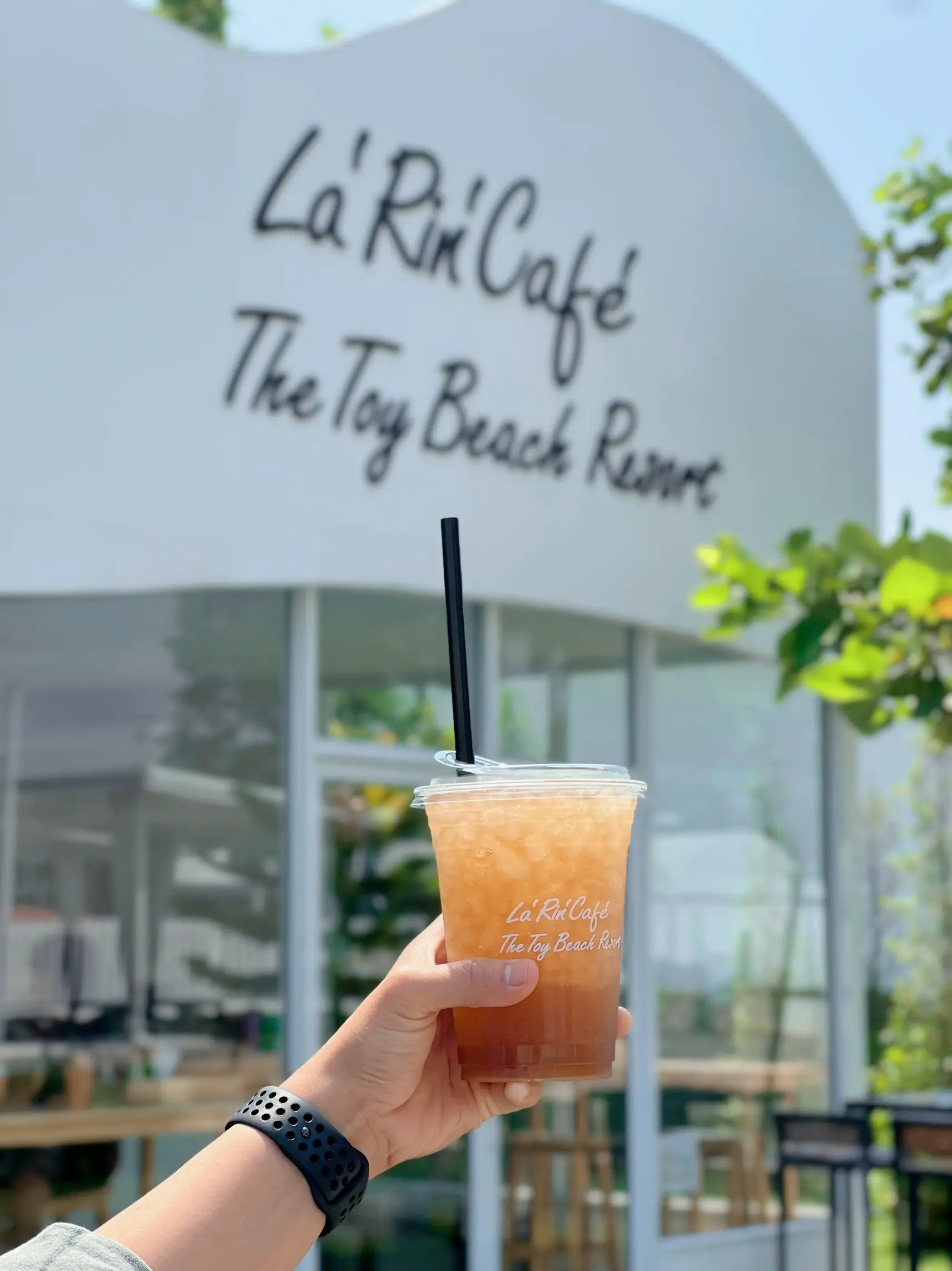 La’Rin Cafe คาเฟ่ชิคๆริมทะเลแหลมแม่พิมพ์ ระยอง🍍🏖️ | แกลเลอรีที่โพสต์โดย กะทิ🥥~ | Lemon8