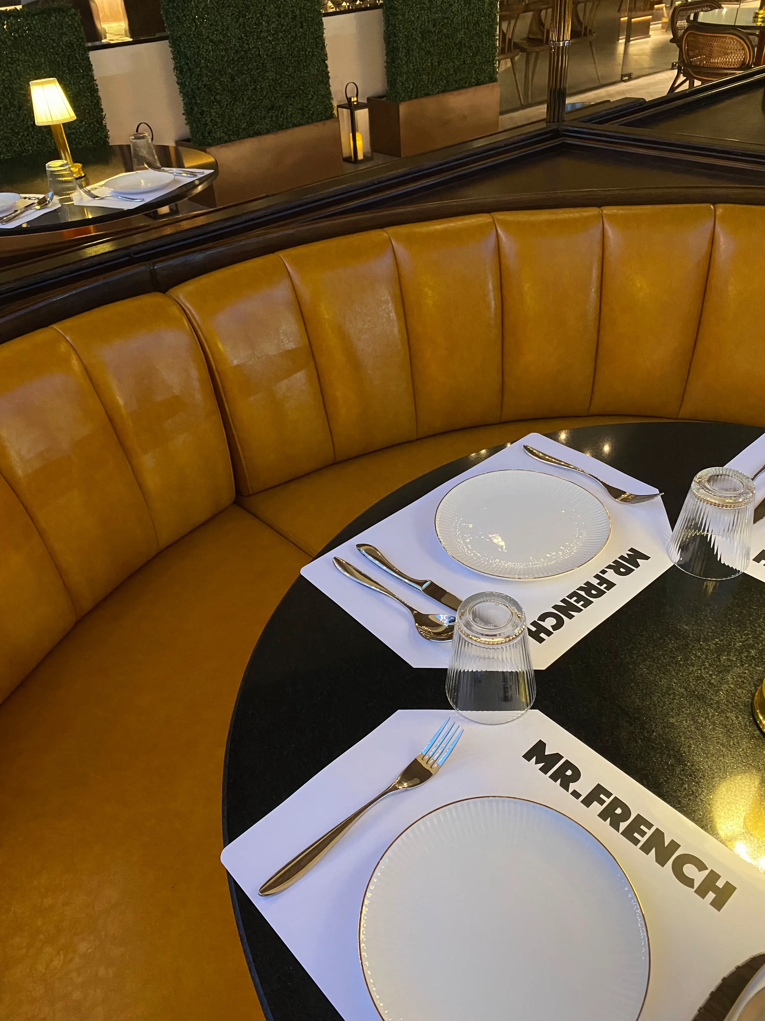 บาร์และร้านอาหารเปิดใหม่ ฟีลดี | mr.french | แกลเลอรีที่โพสต์โดย 𝗷𝘂𝗻𝘆 ⁺ ...