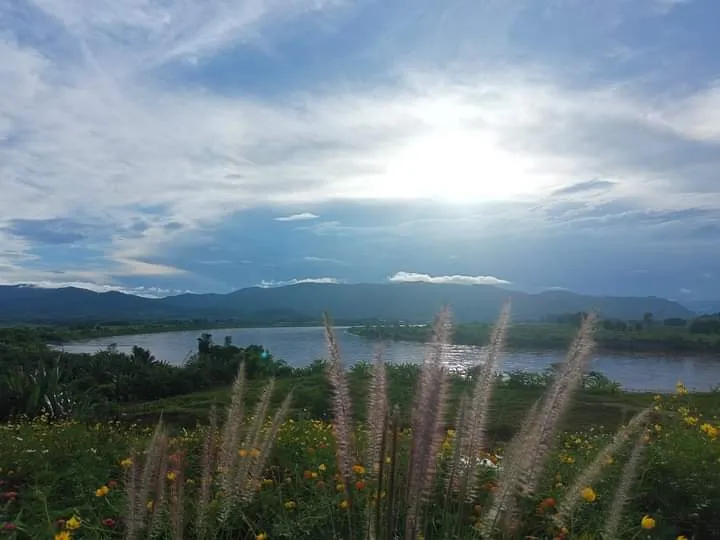 คาเฟ่วิวหลักล้าน ริมน้ำโขง เชียงราย | แกลเลอรีที่โพสต์โดย meen tree ...