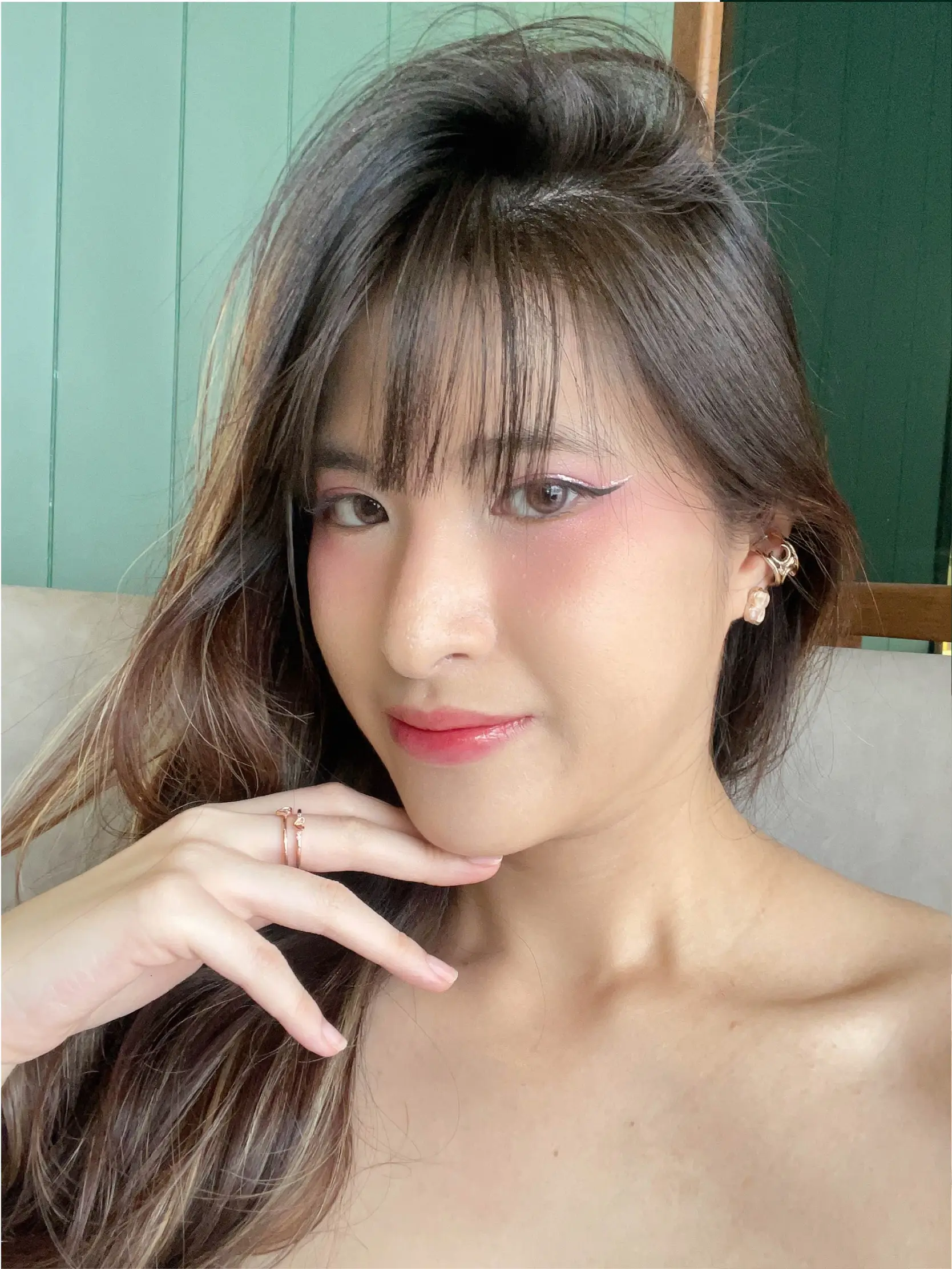 แต่งหน้าหวานๆ ด้วยงบเบาๆ เครื่องสำอางแค่ 6 ชิ้น!!💖 | แกลเลอรีที่โพสต์โดย cinearism💀 | Lemon8