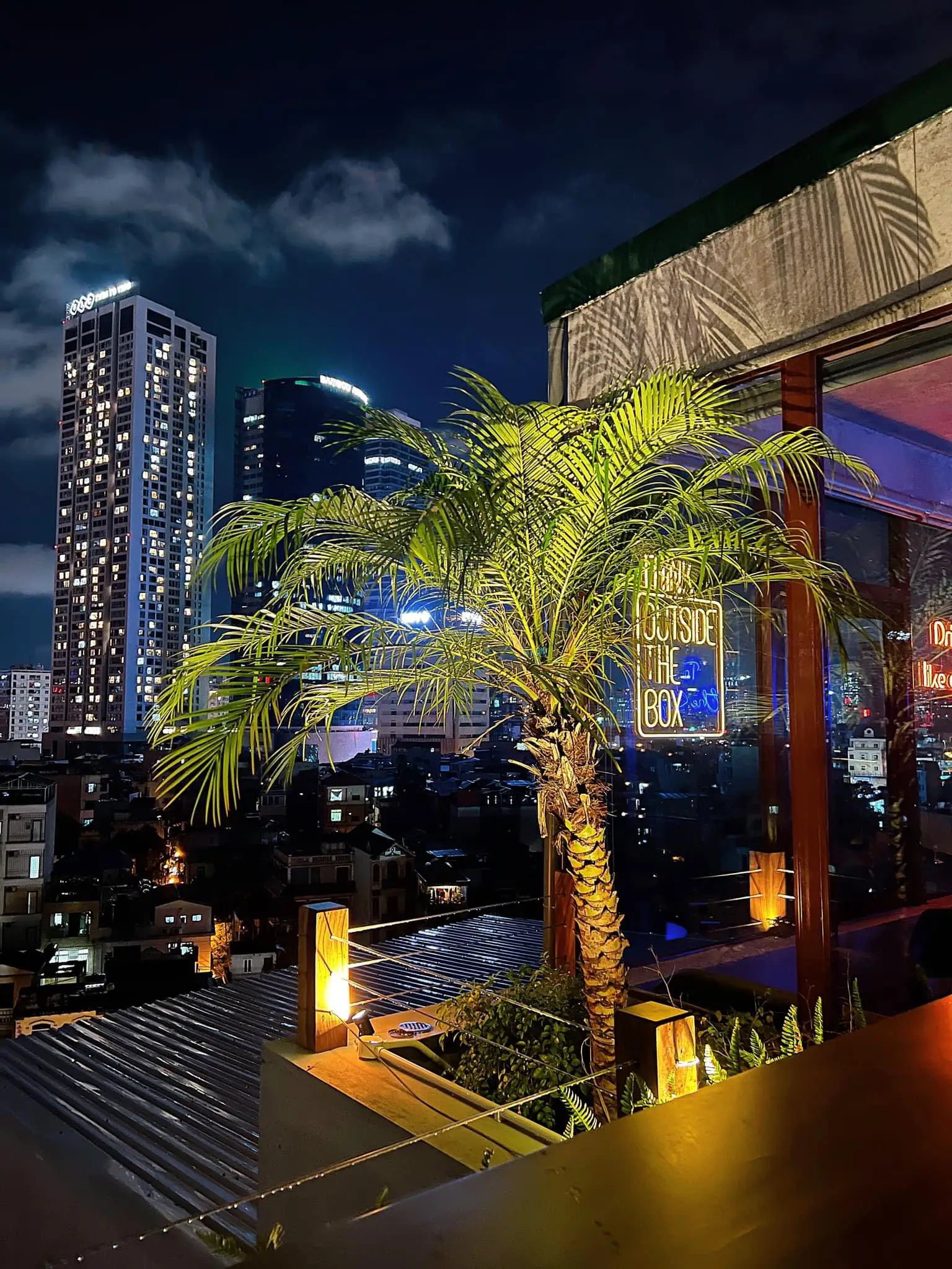 Pub rooftop view toàn cảnh khu Cầu Giấy | Bộ sưu tập do viettiptop đăng ...