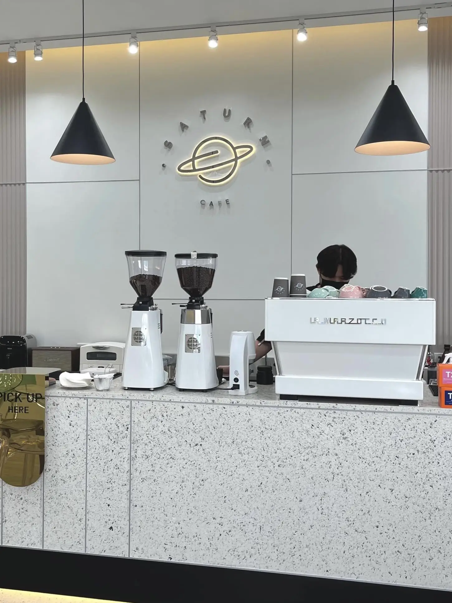 ☁️ แจกพิกัด คาเฟ่ ! สุดคิวท์ " Saturn Cafe " 🪐 | แกลเลอรีที่โพสต์โดย ...