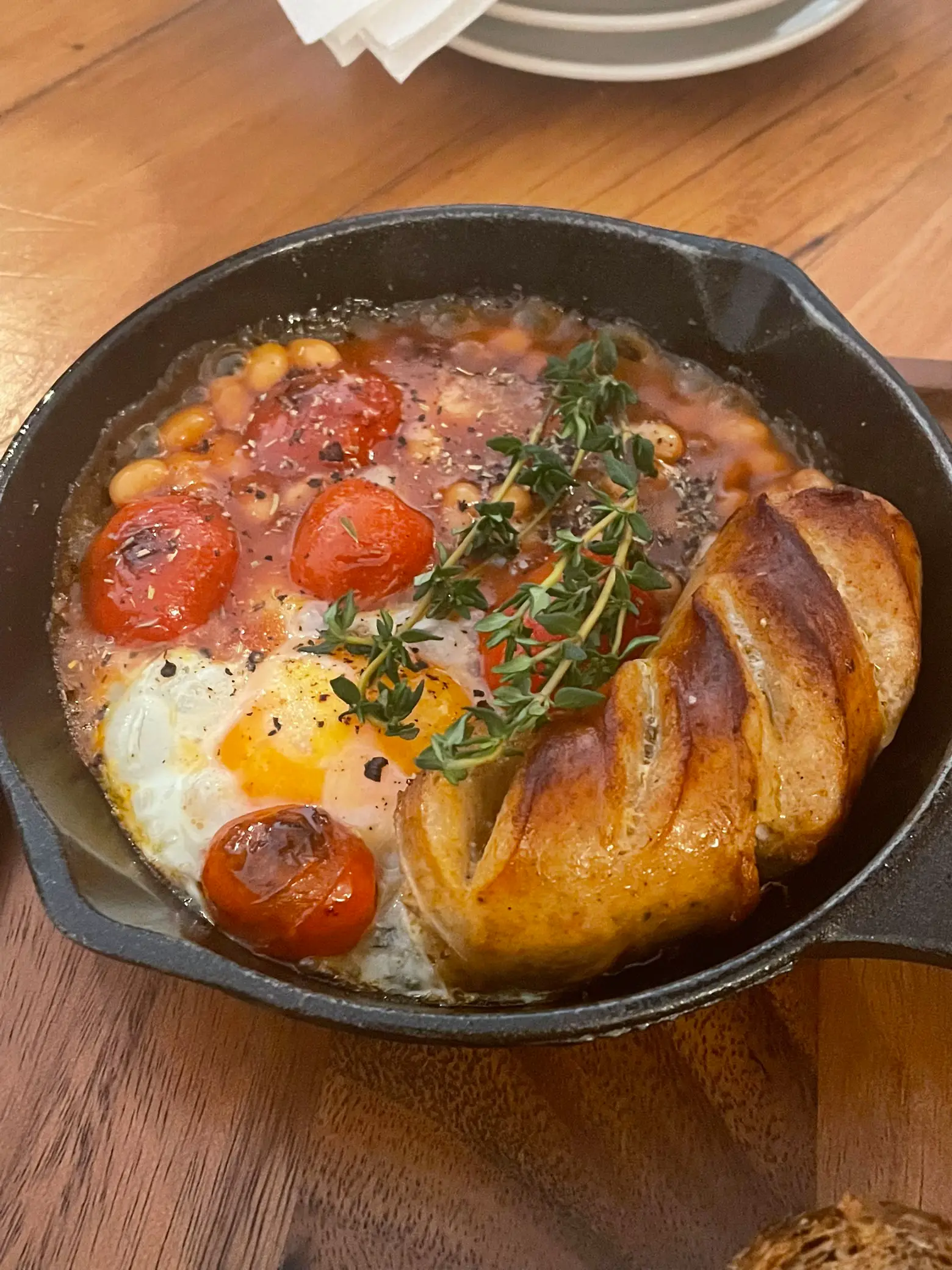 Paris Mei คาเฟ่ Cozy บรรยากาศน่ารัก 🪑🤍💫🧺 | แกลเลอรีที่โพสต์โดย opal658 | Lemon8