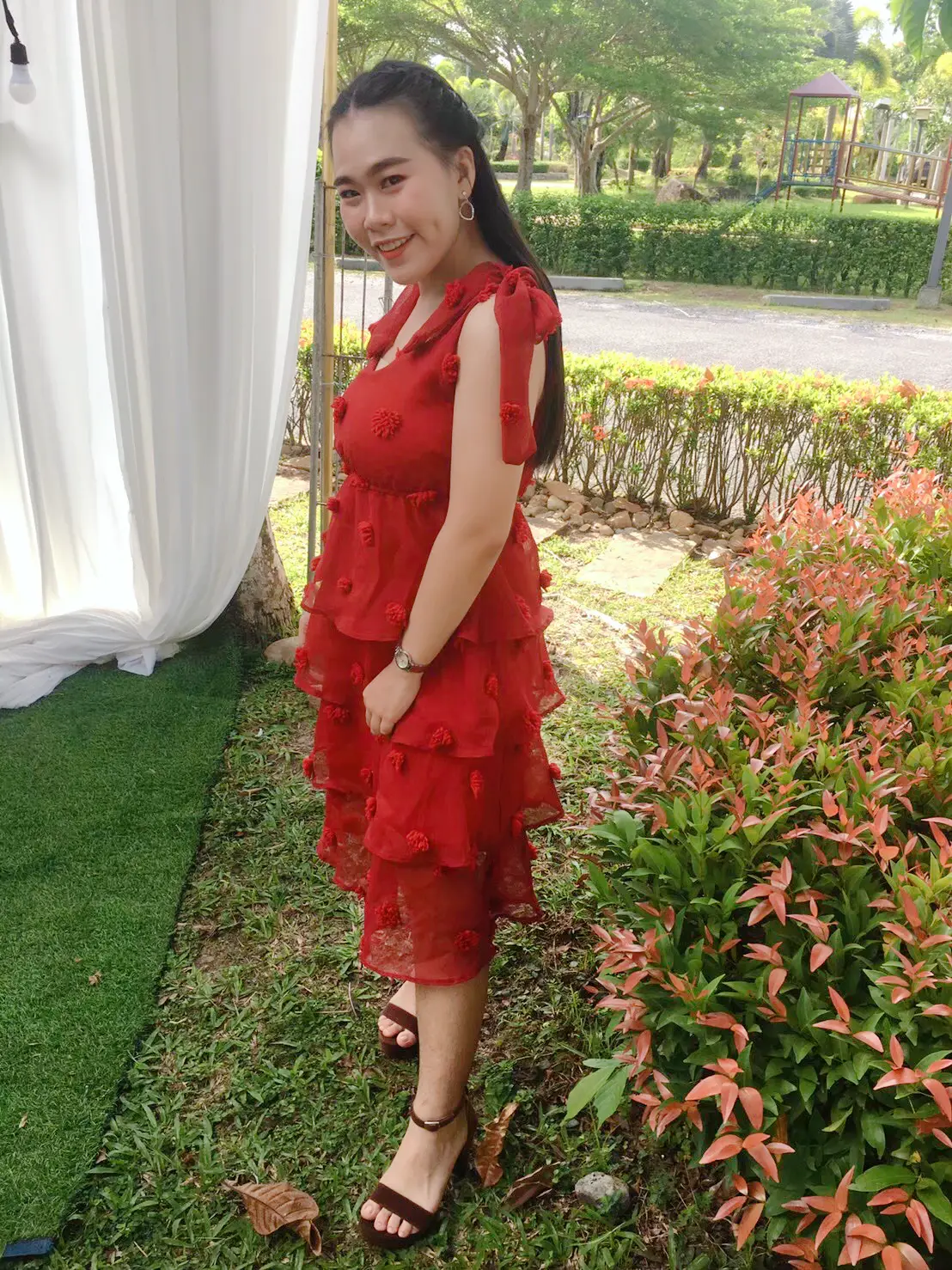How to ชุดออกงานสีแดง | แกลเลอรีที่โพสต์โดย Kukkai | Lemon8