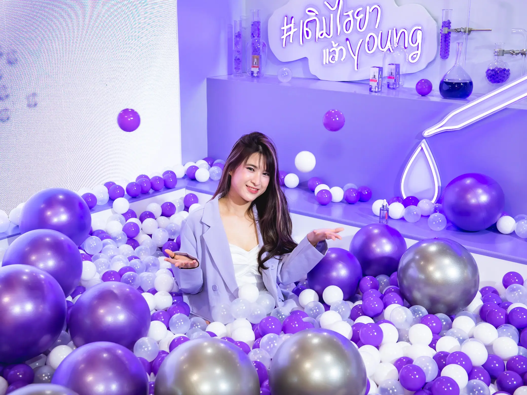 ชวนมาถ่ายรูปม่วงๆ💜ที่งาน ลอรีอัล กันเถอะ!! | แกลเลอรีที่โพสต์โดย cinearism💀 | Lemon8