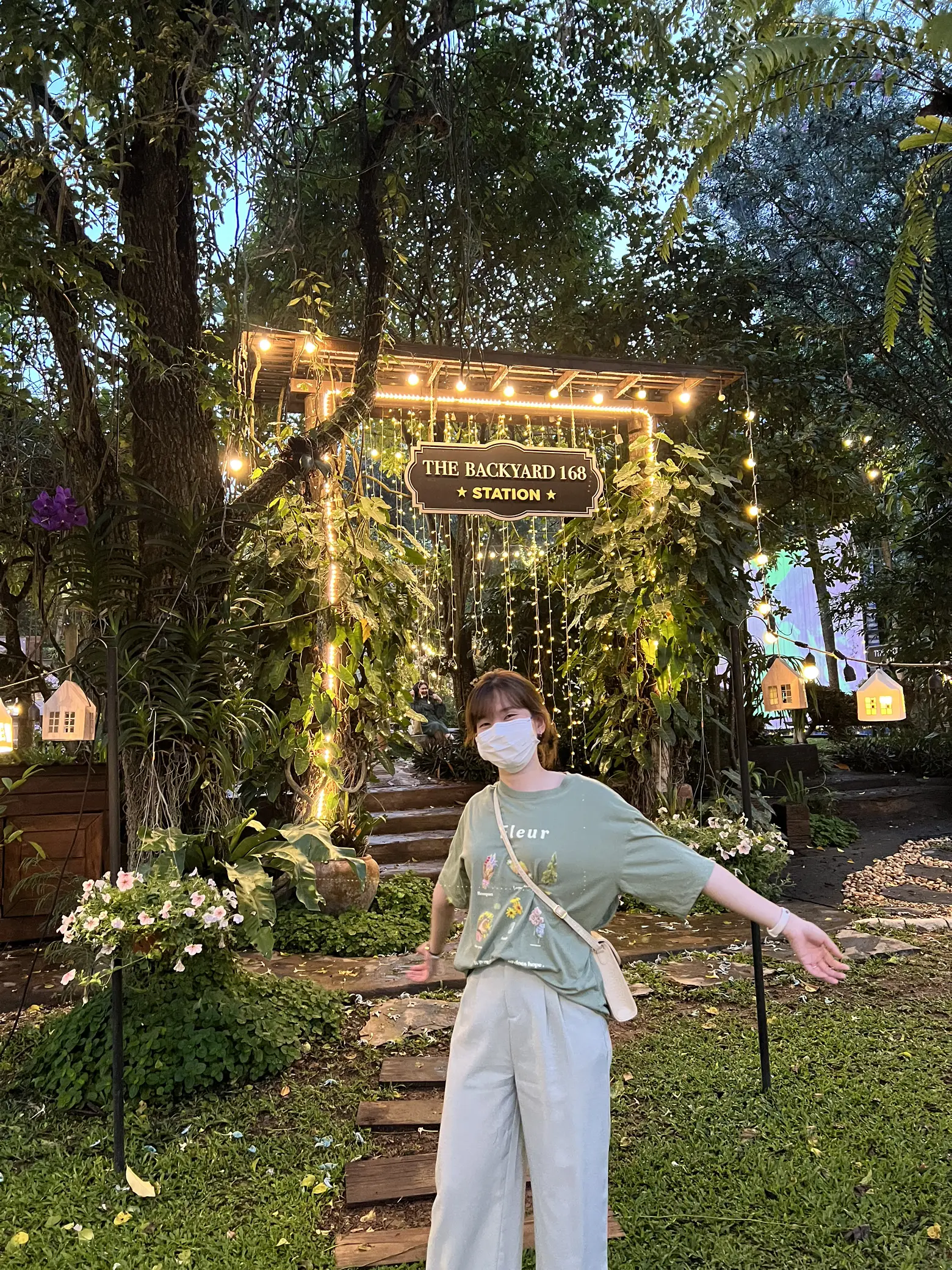 The Backyard 168 🎞️ นอนดูหนัง outdoor สุดโรแมนติก 🧡🤎💚 | แกลเลอรีที่ ...