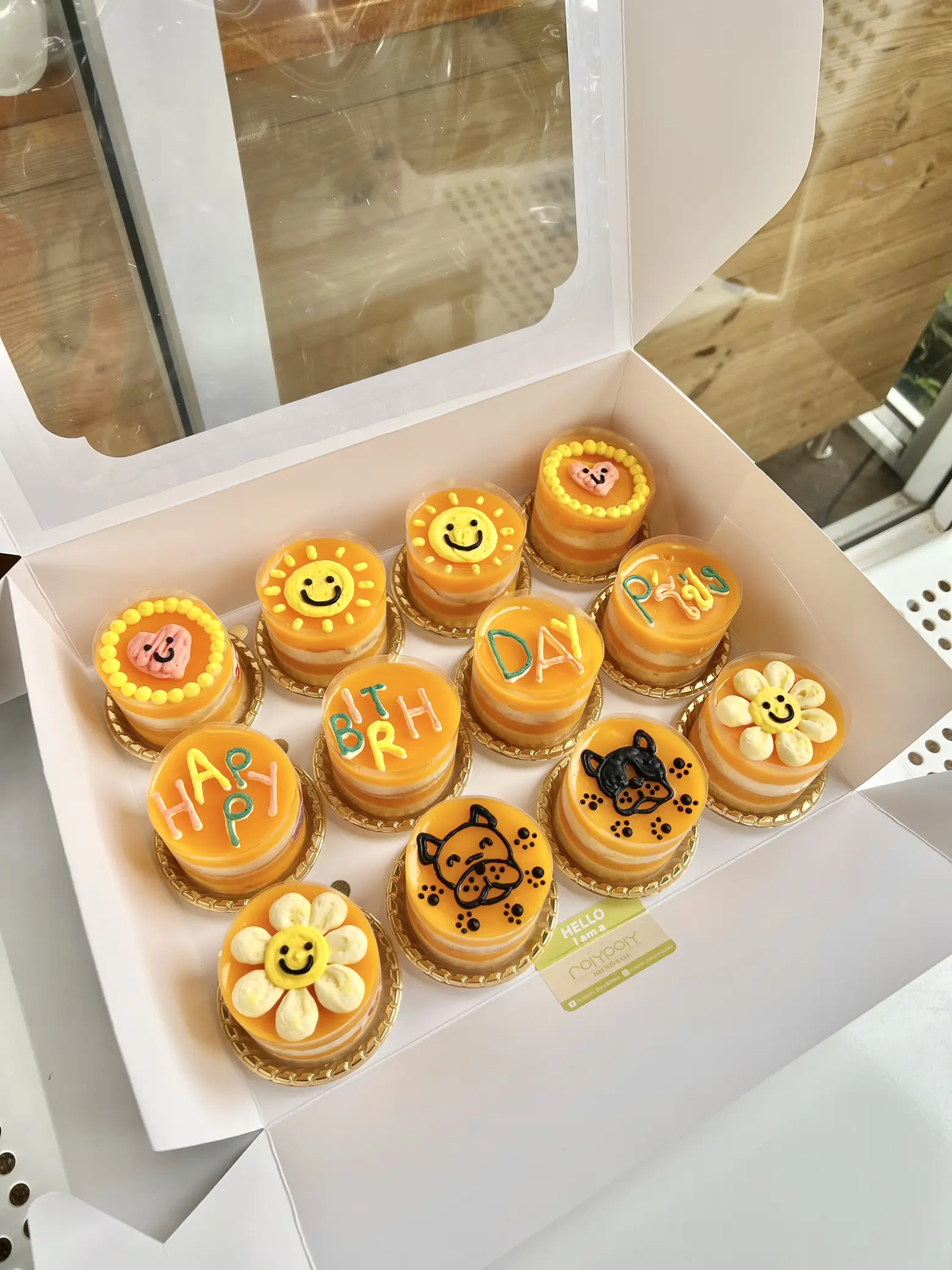 คัพเค้กวันเกิดดดดด น่ารักกกกไม่ไหวว 🫶🏻 | แกลเลอรีที่โพสต์โดย top | Lemon8