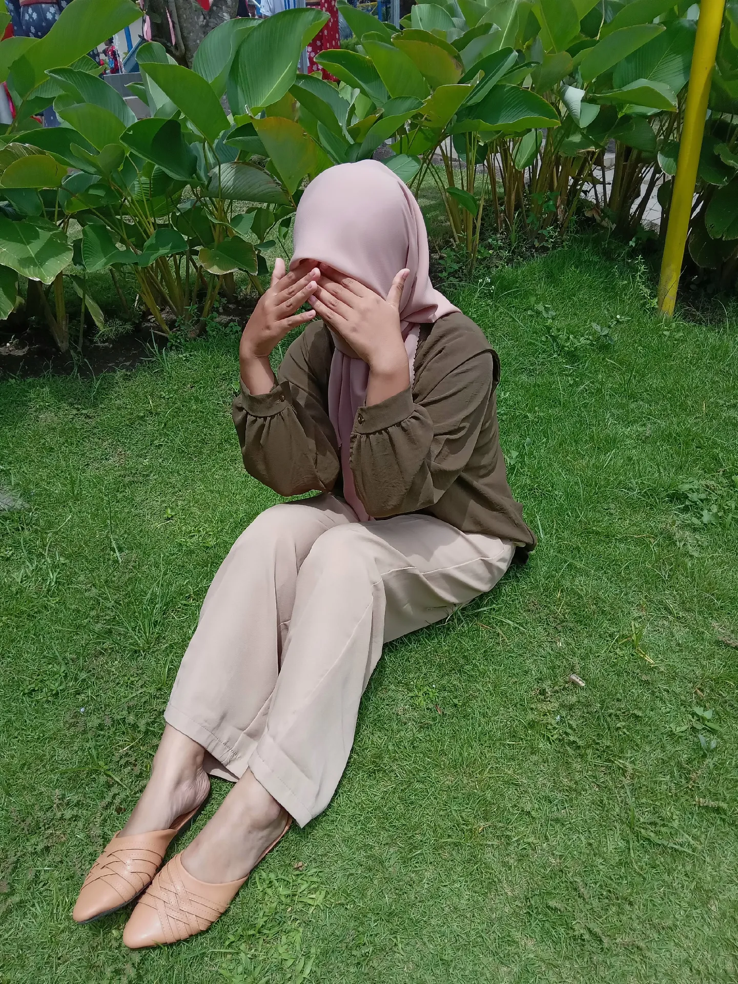 Pose Foto Agar Tidak Mati Gaya | Galeri diposting oleh pandacya | Lemon8