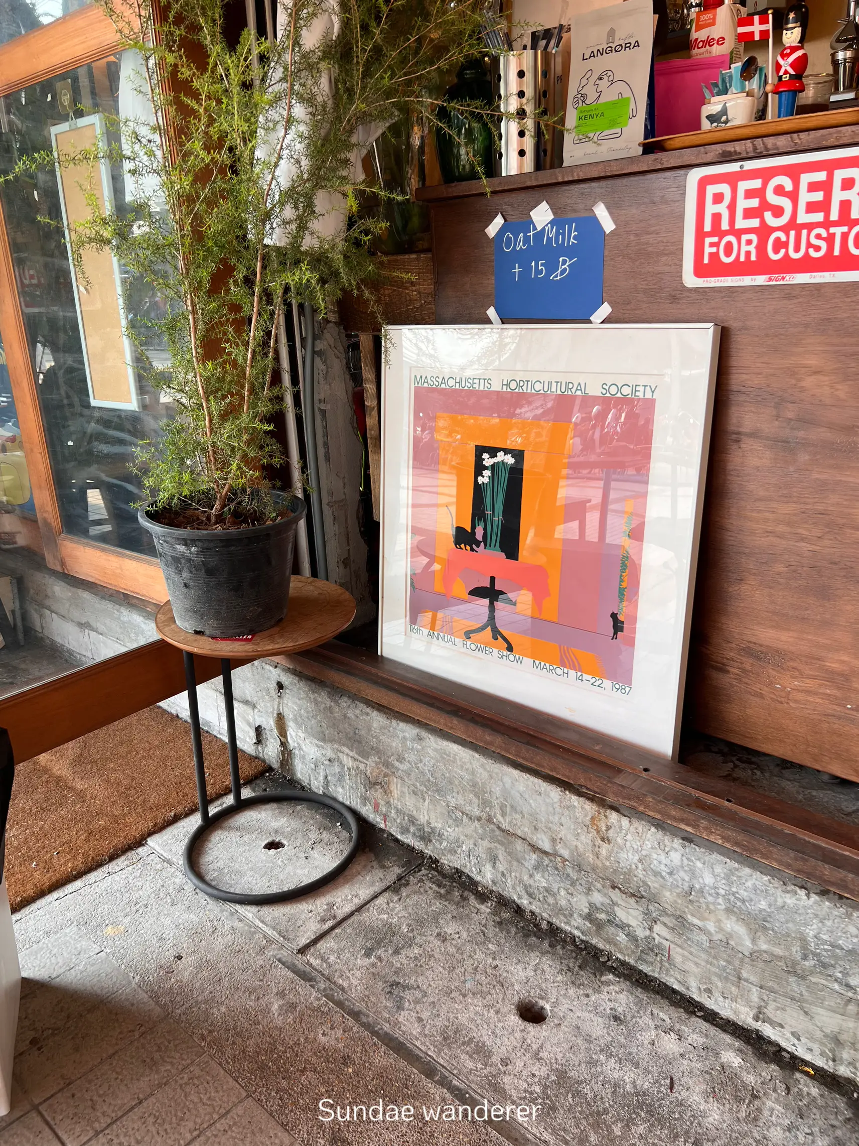 Traveller coffee shop คาเฟ่ลับติด MRT 🪑🫶🏾🥤 | แกลเลอรีที่โพสต์โดย Sundae ...