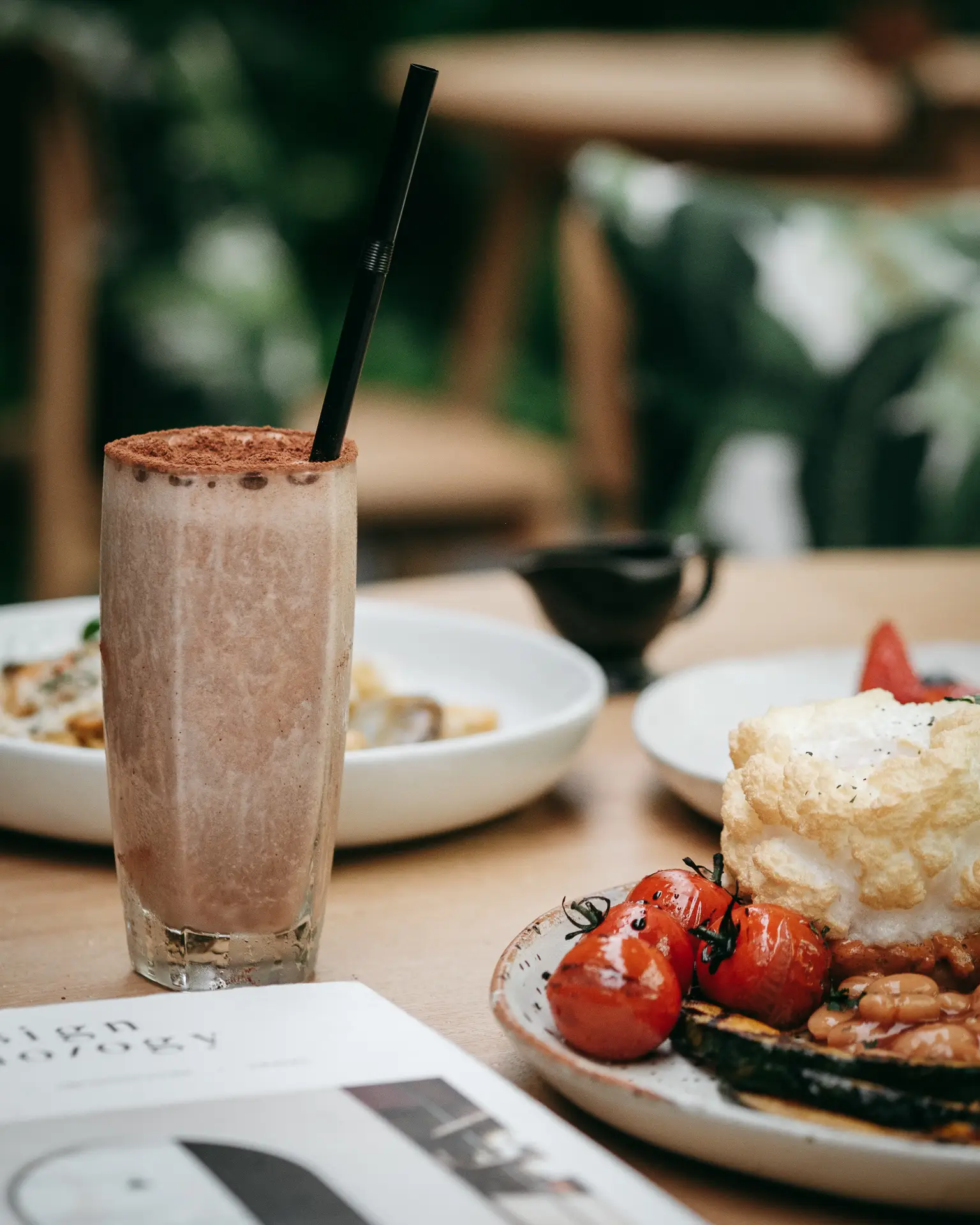 WH Cafe คาเฟ่เปิดใหม่ในบรรยากาศ Glass House ย่าน RCA | แกลเลอรีที่โพสต์โดย Rattomarty | Lemon8