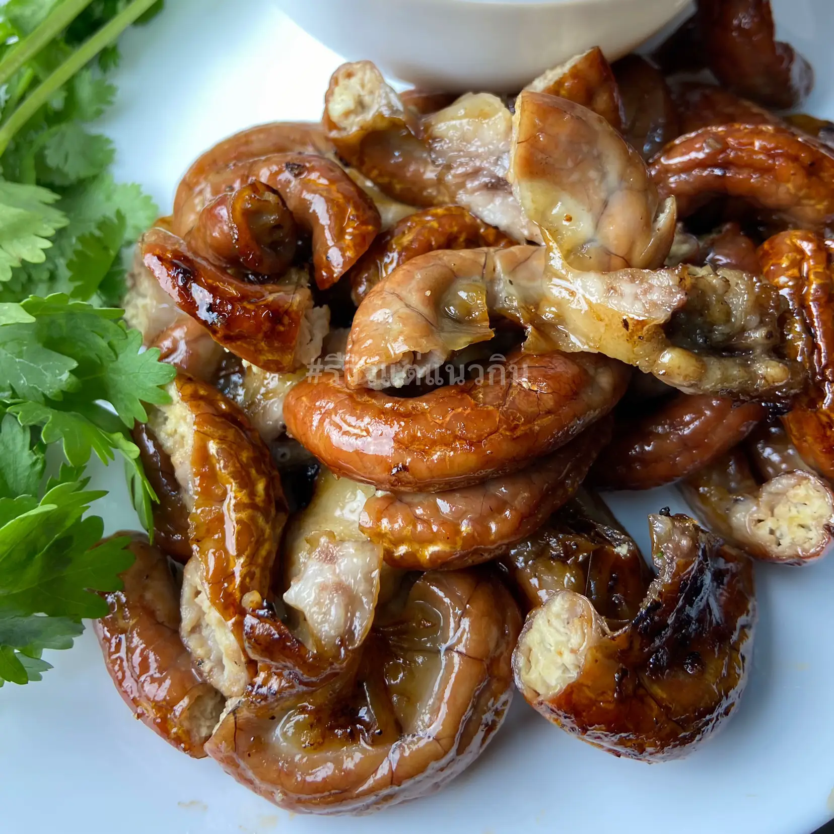 แจกสูตรไส้ย่าง+น้ำจิ้มแจ่ว 🐷 | แกลเลอรีที่โพสต์โดย เออดีมารีวิว | Lemon8