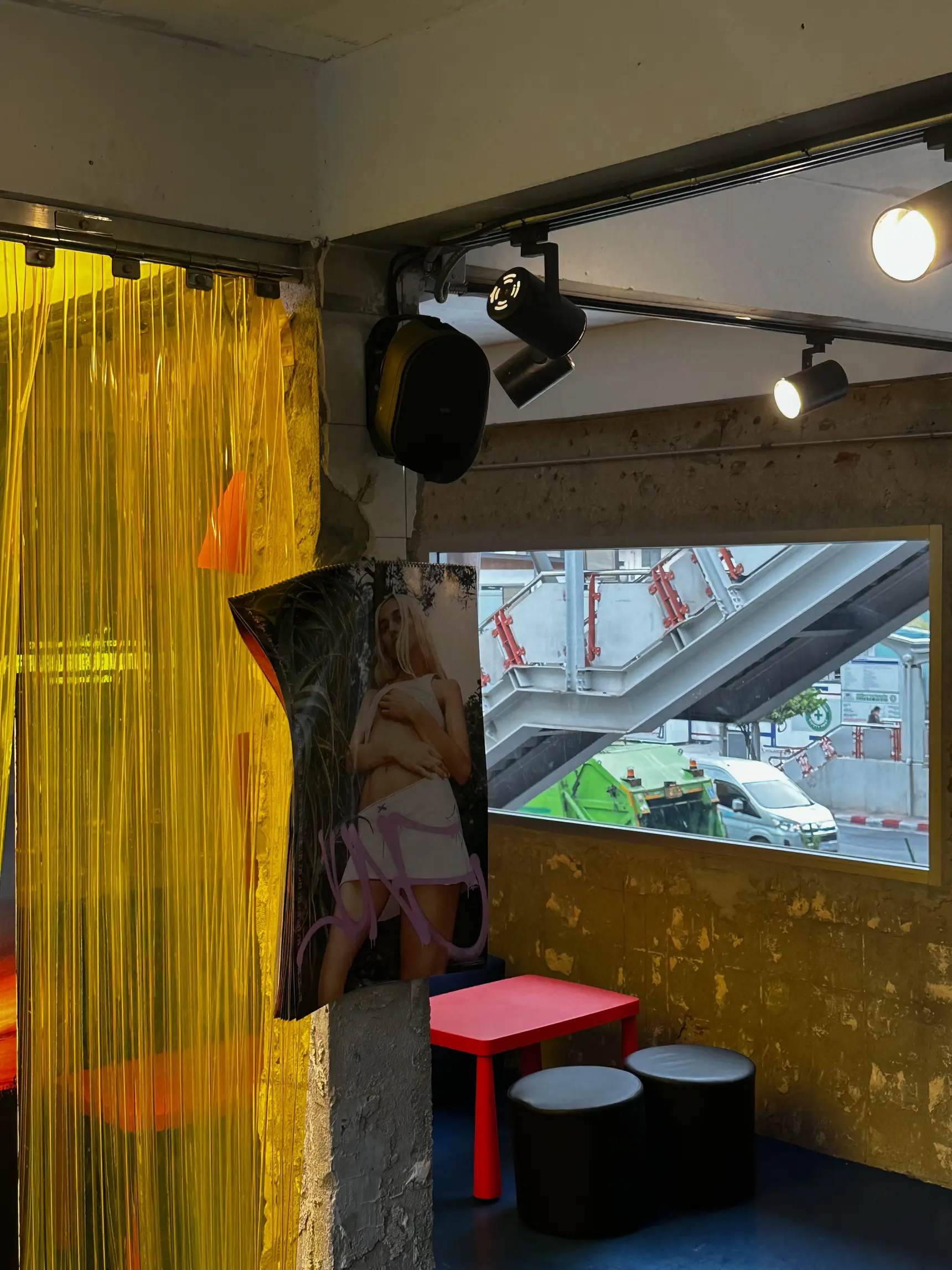 🏭คาเฟ่เปิดใหม่ติดBts สนามเป้า FLAREOUT 🏭 | แกลเลอรีที่โพสต์โดย Maytiyaa ...