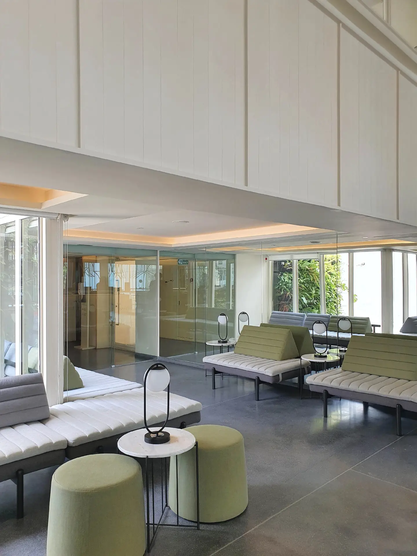 YANH Ratchawat ที่พักเปิดใหม่มินิมอลม้ากกก 🧡 | แกลเลอรีที่โพสต์โดย nopnornnee | Lemon8