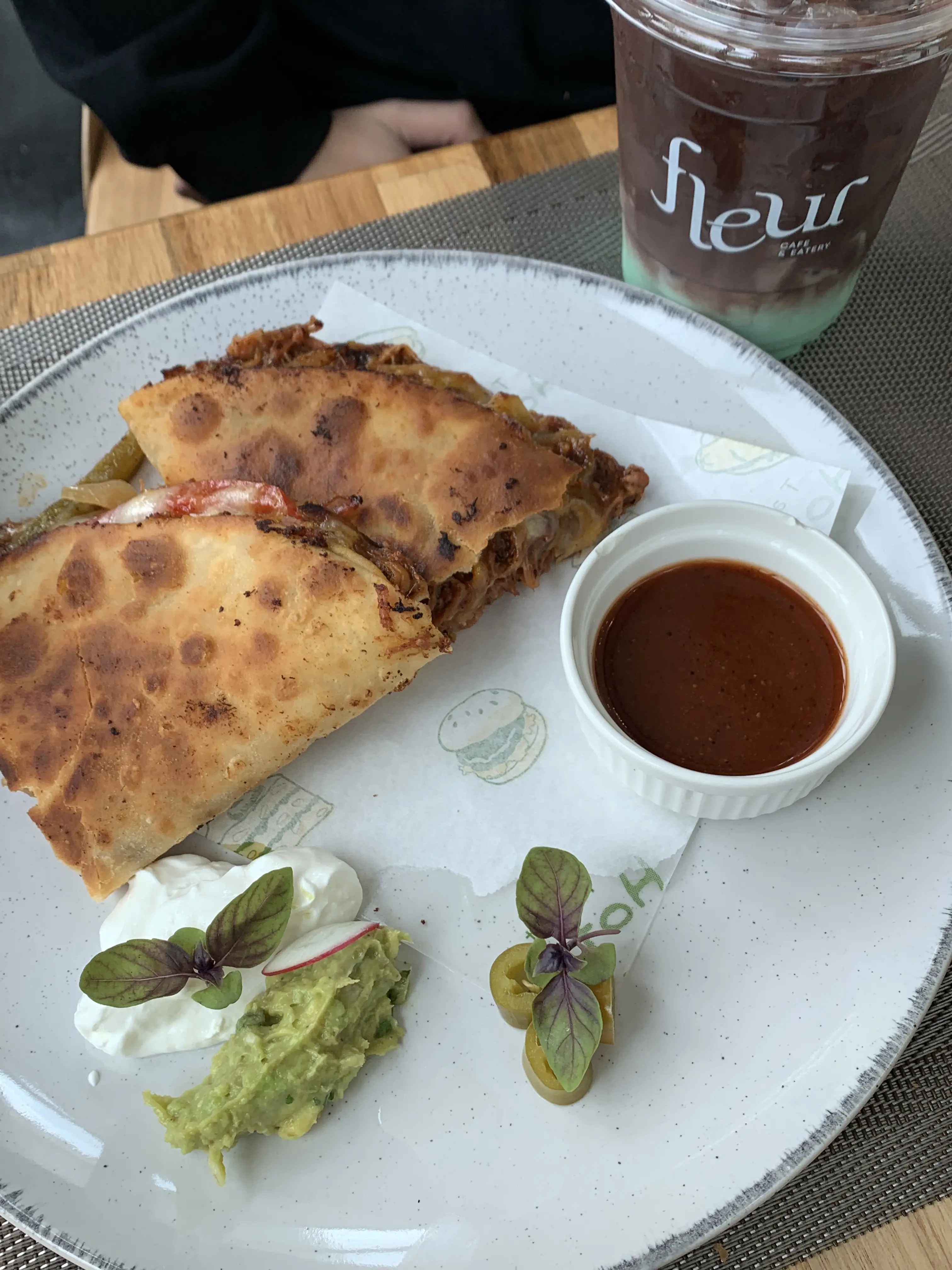 Fleur cafe and eatery คาเฟ่เชียงใหม่ที่ต้องลองมาซักครั้ง💐🌿 | แกลเลอรี ...