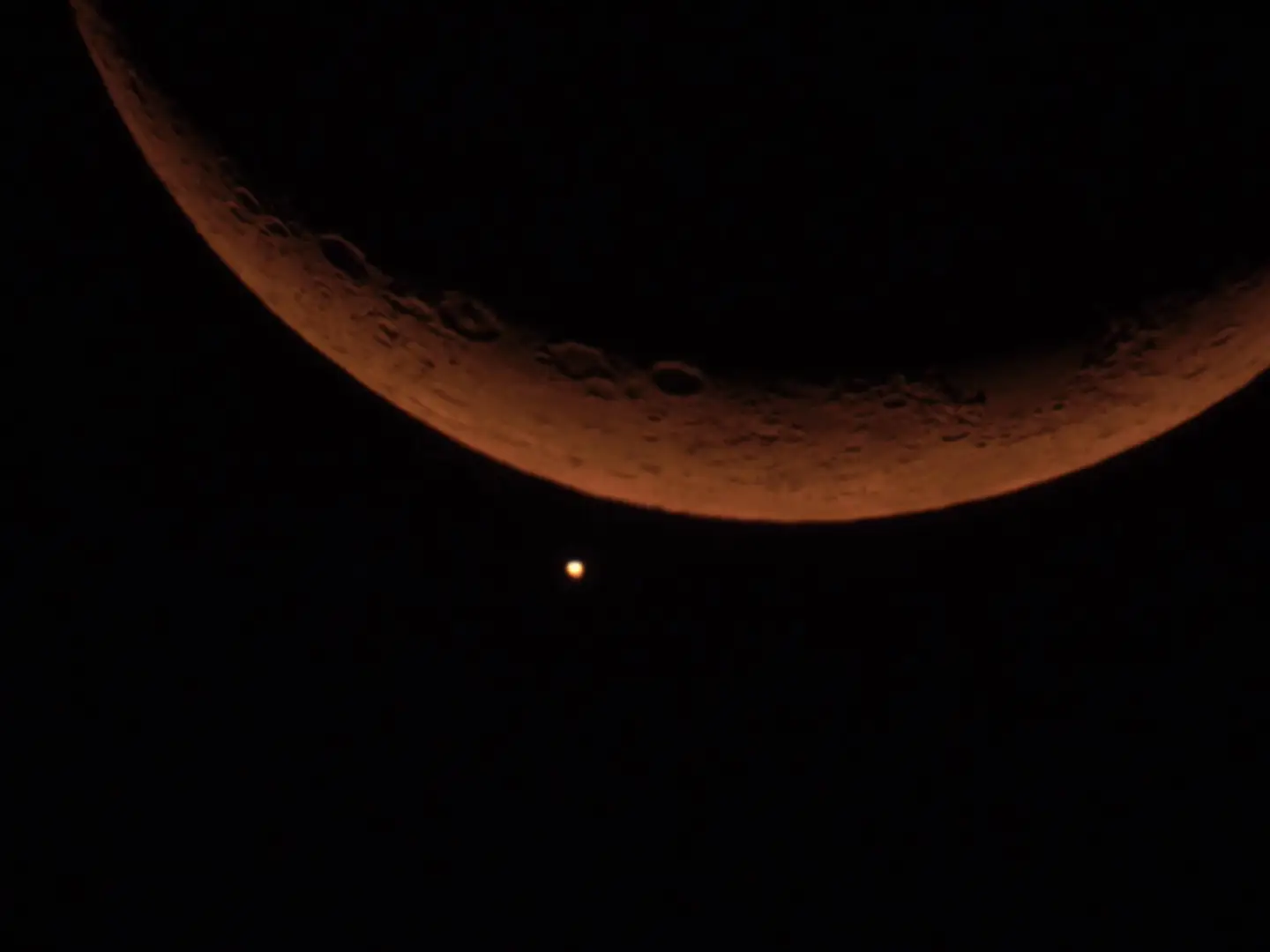 The moon covers Venus 🌝🪐💫. Bring a beautiful picture.🪐🌗 | Gallery ...