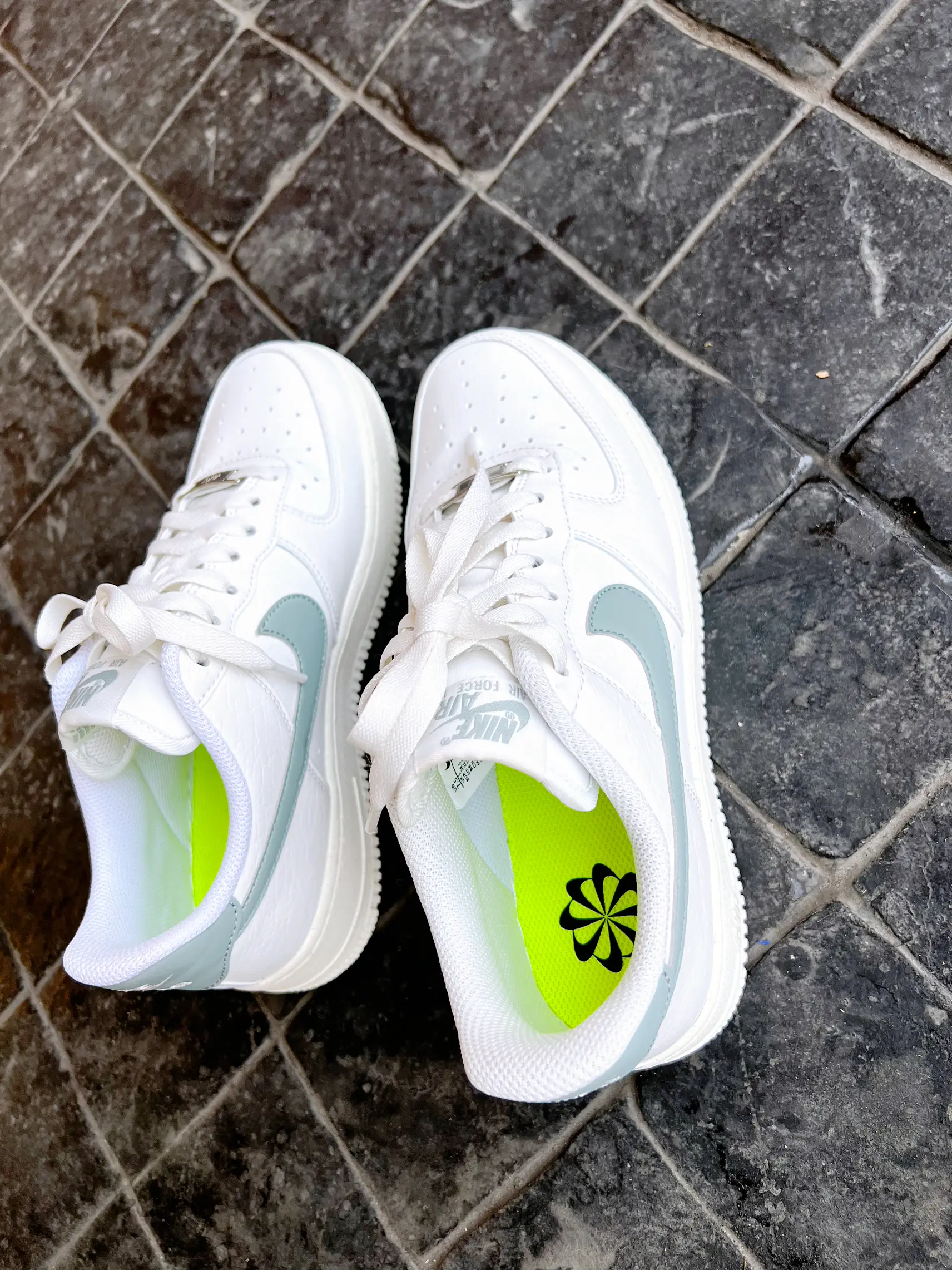 Unbox Nike AF 1 | แกลเลอรีที่โพสต์โดย Belle | Lemon8