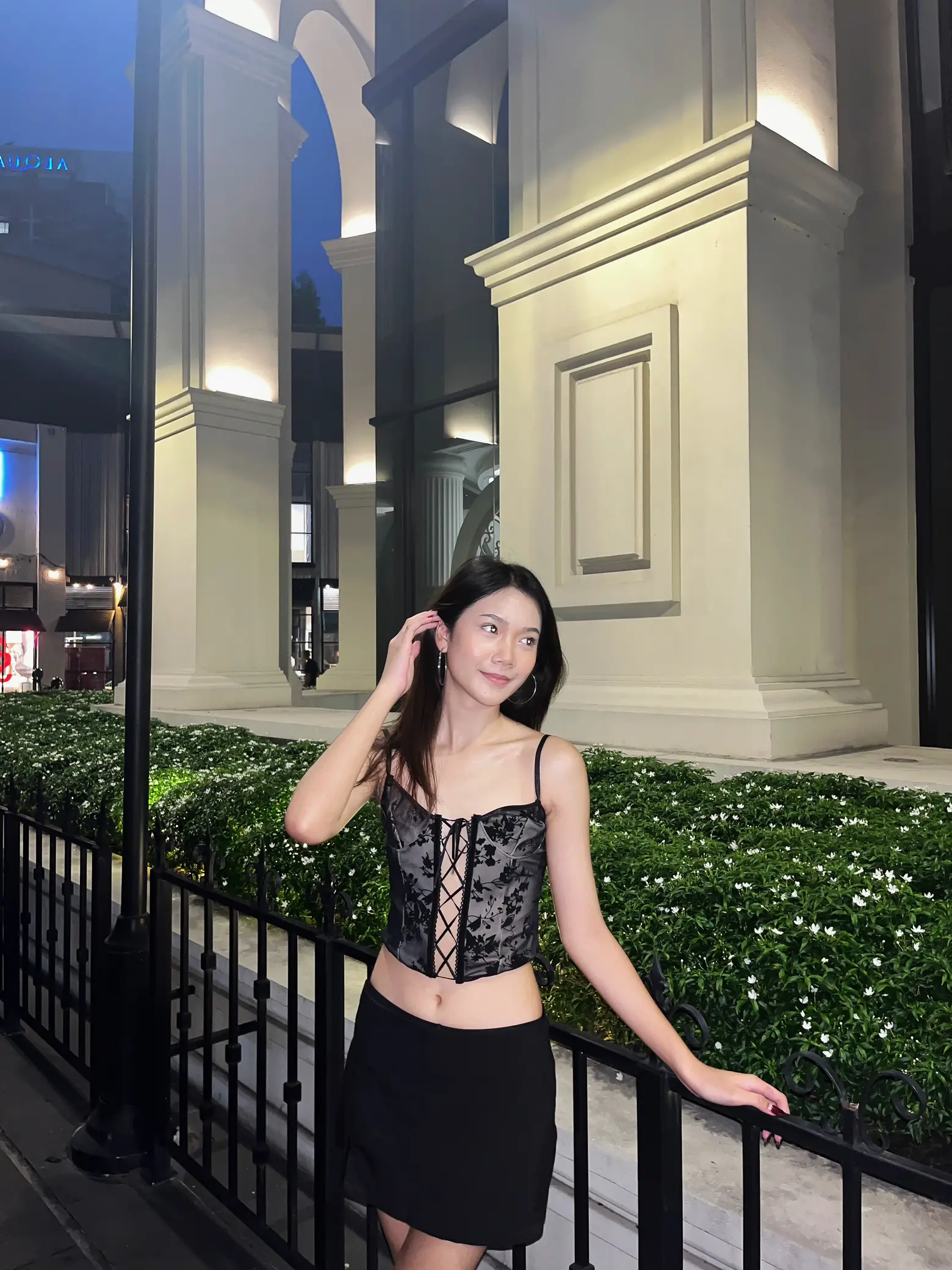 SCB julius baer + ไอเดียถ่ายแฟลชปังๆ | แกลเลอรีที่โพสต์โดย mysteryredroses | Lemon8