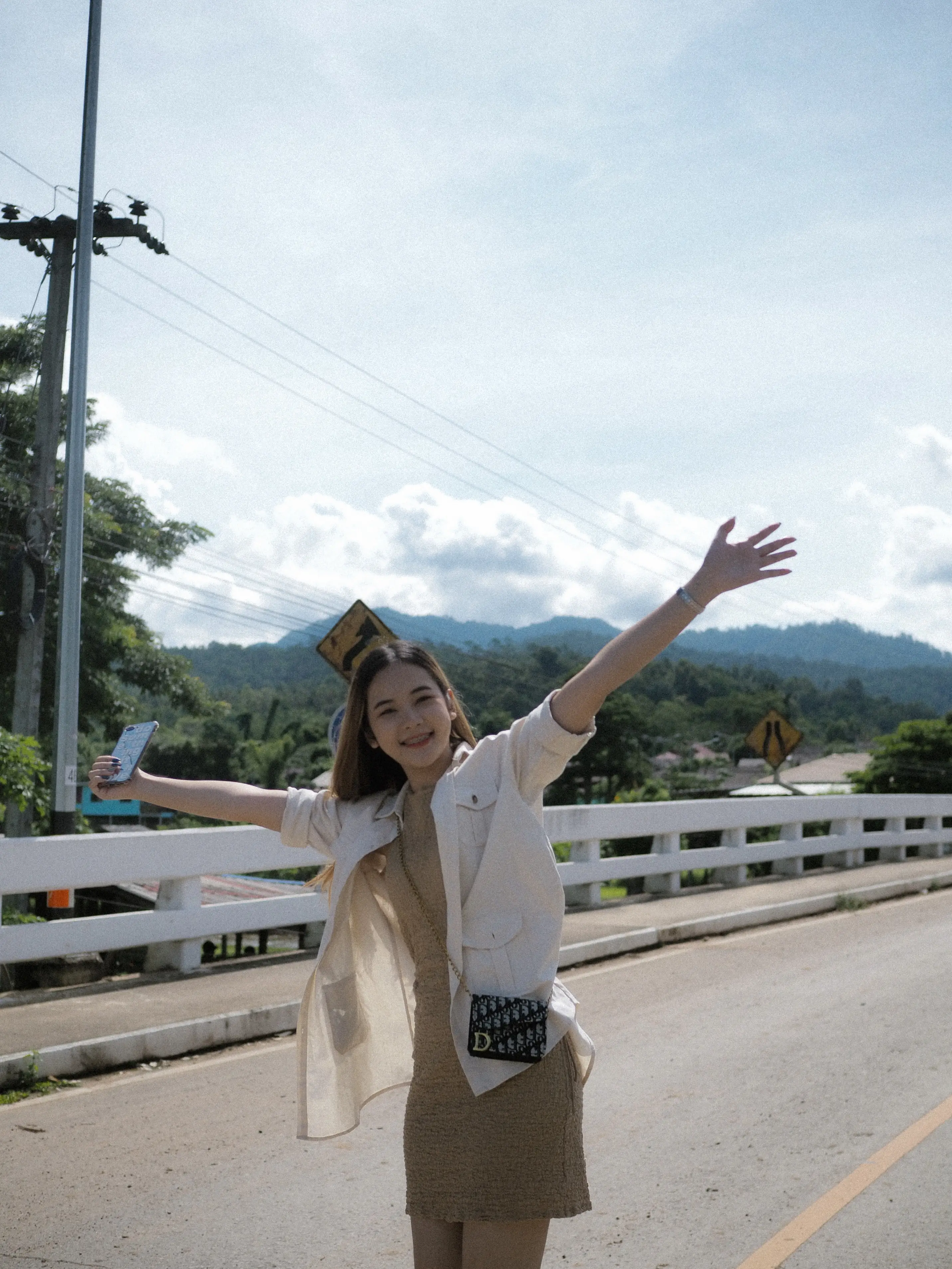 ใช้ชีวิตง่ายๆที่ “เมืองคอง” 🌿☁️ | แกลเลอรีที่โพสต์โดย Im LiLi | Lemon8