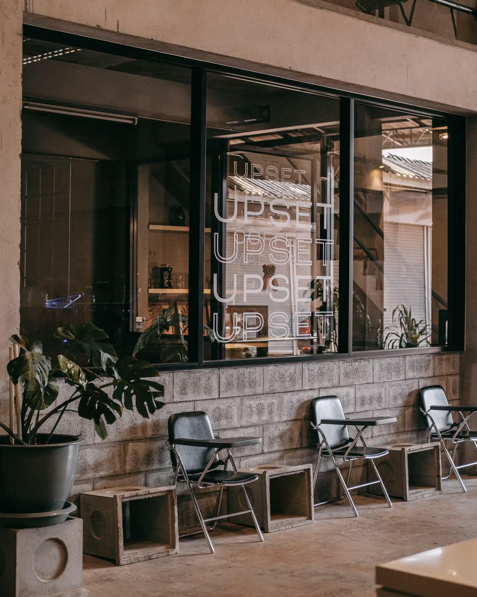 UPSET : COFFEE MADNESS คาเฟ่สุดเท่แบบลอฟท์ๆ นครสวรรค์ | แกลเลอรีที่ ...