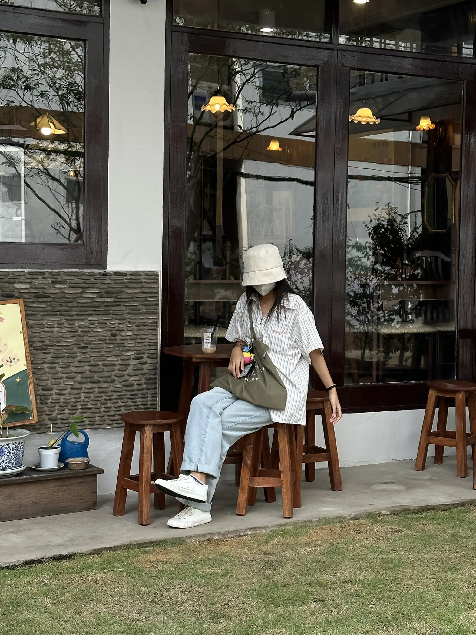 คาเฟ่ใกล้บีทีเอส เดินทางสะดวก☕️ | แกลเลอรีที่โพสต์โดย iinaris_ | Lemon8