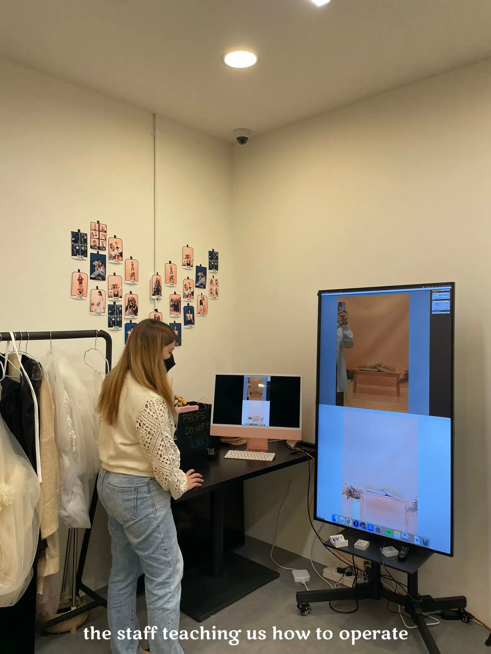 ur sign to visit a self-photo studio w ur bestie👯‍♀️ | แกลเลอรีที่โพสต์ ...