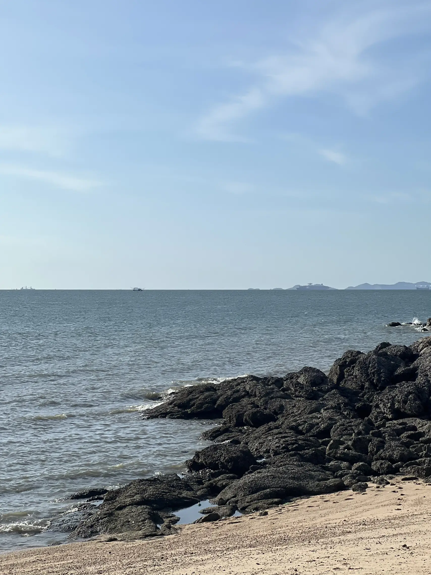 Take a picture of Pattaya's secret beach. | Gallery posted by Khun'ning | Lemon8