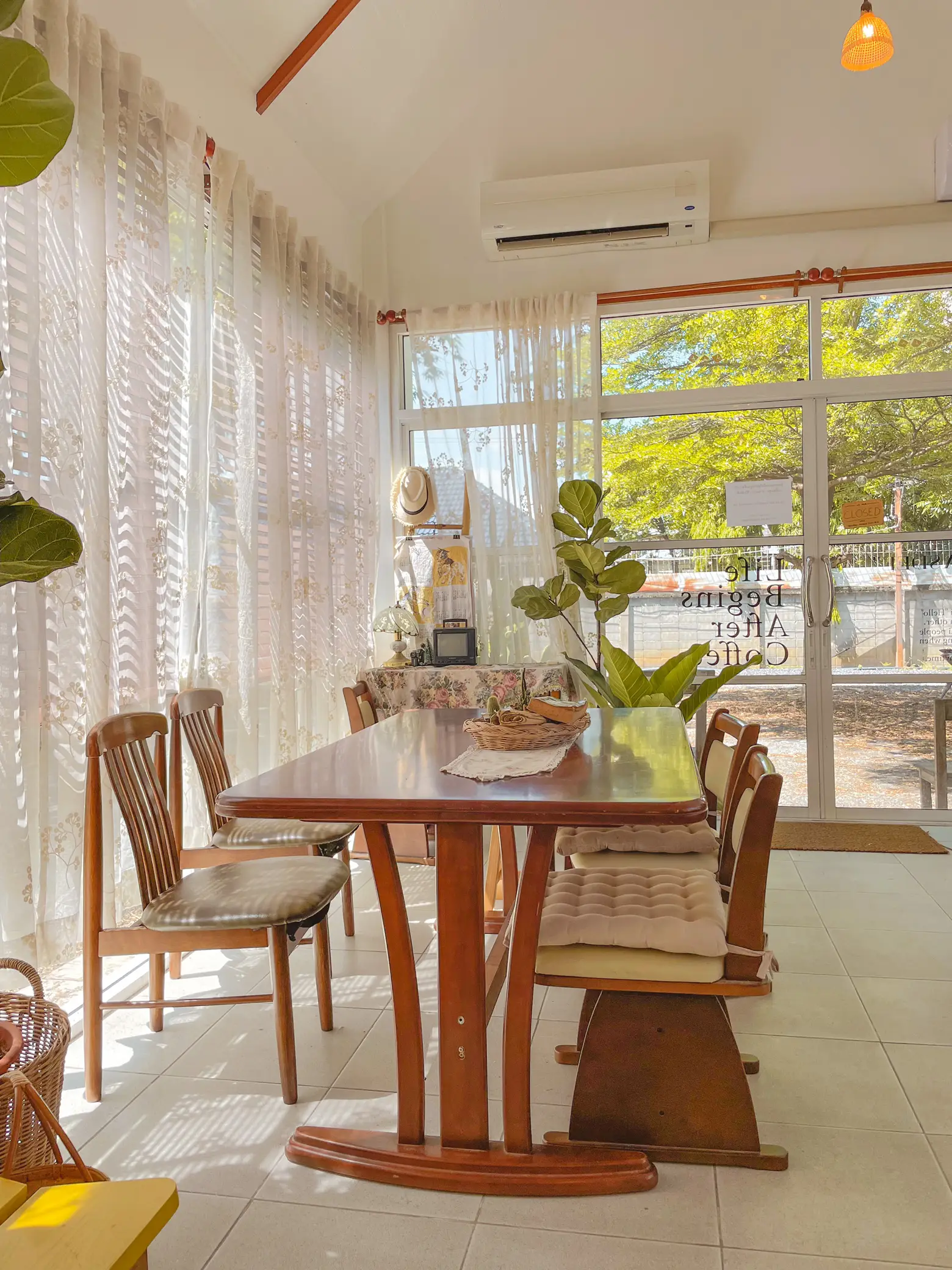 รีวิวคาเฟ่ ร้าน Ploy's Cafe ☕️ | แกลเลอรีที่โพสต์โดย พลอย | Lemon8