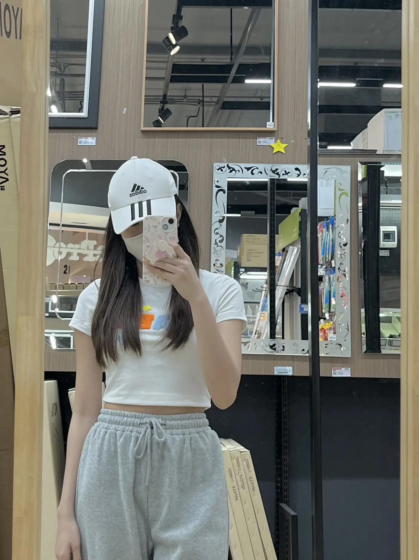 แต่งตัวง่ายๆ ไปคาเฟ่ | แกลเลอรีที่โพสต์โดย Poo_Chonlada | Lemon8