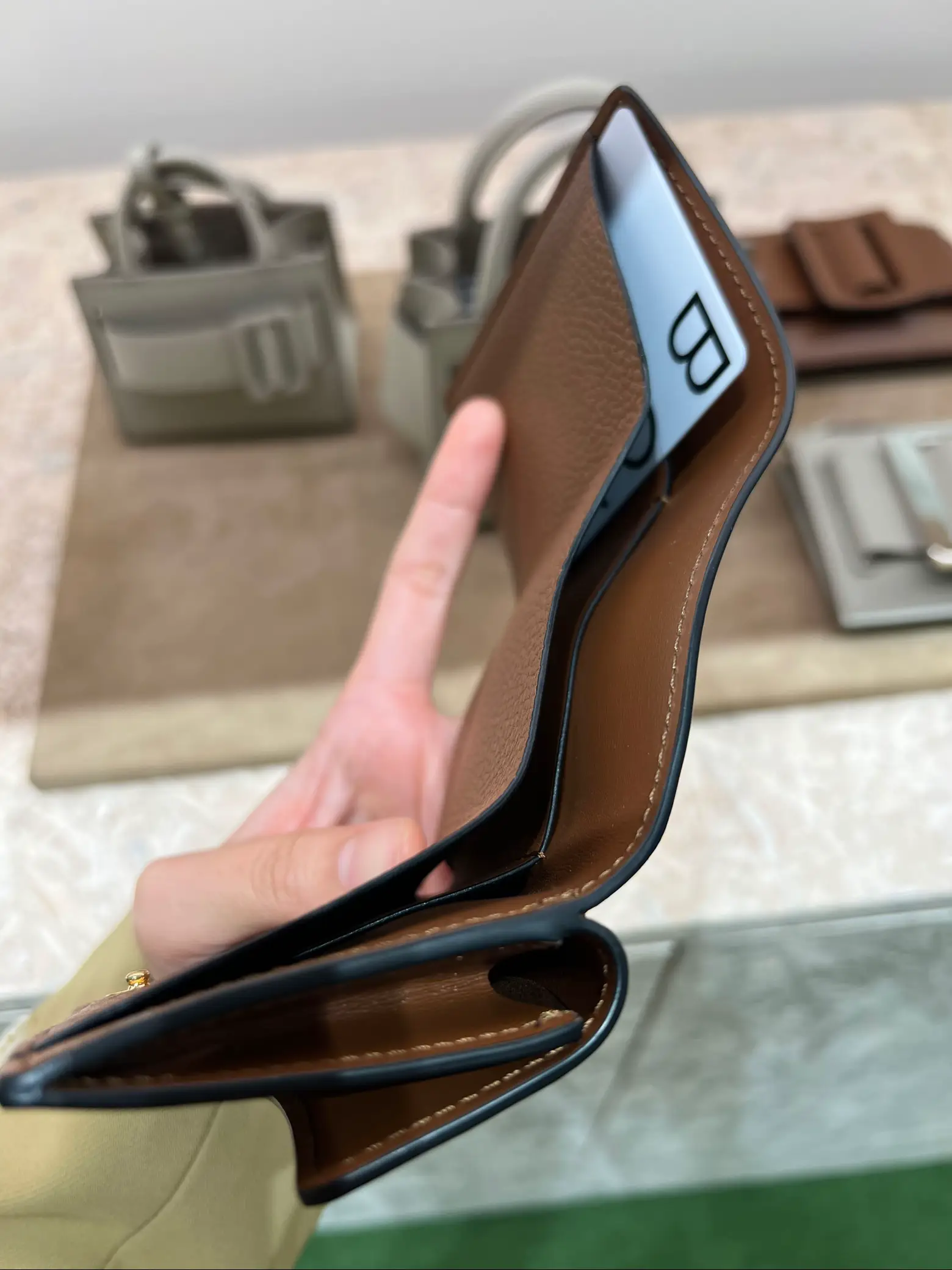 พาส่อง ! Boyy Bag. รุ่นใหม่ น่ารักทั้งกระเป๋าและราคา | แกลเลอรีที่โพสต์ ...