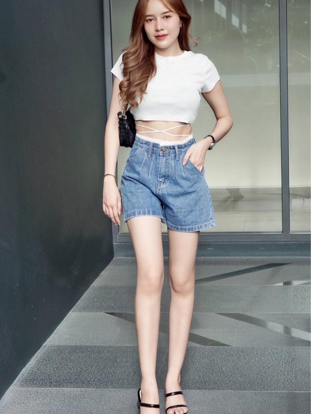 กางเกงยีนส์ขาสั้น | แกลเลอรีที่โพสต์โดย May Treewong | Lemon8