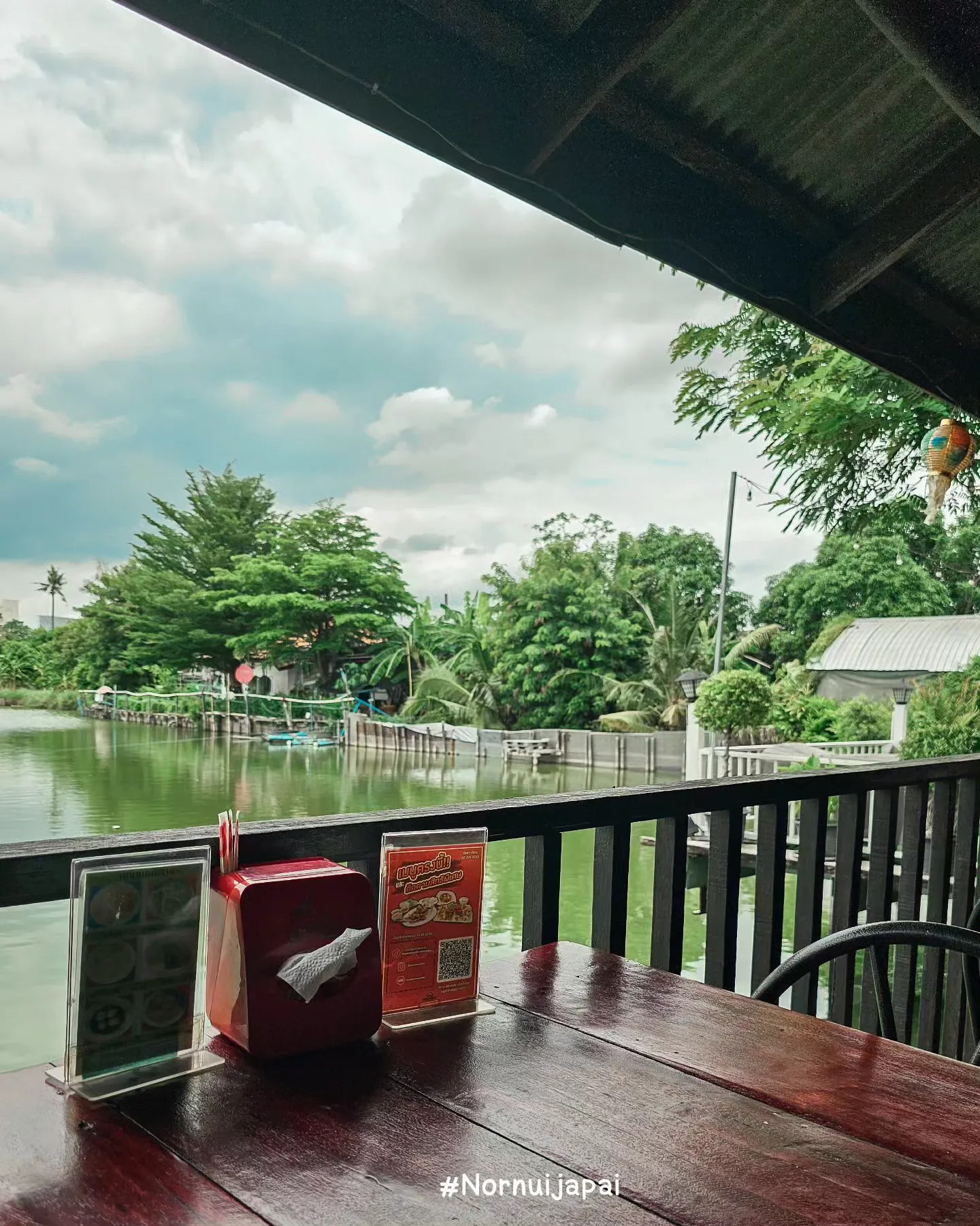 เรือนริมน้ำลาดกระบัง | แกลเลอรีที่โพสต์โดย noonui | Lemon8