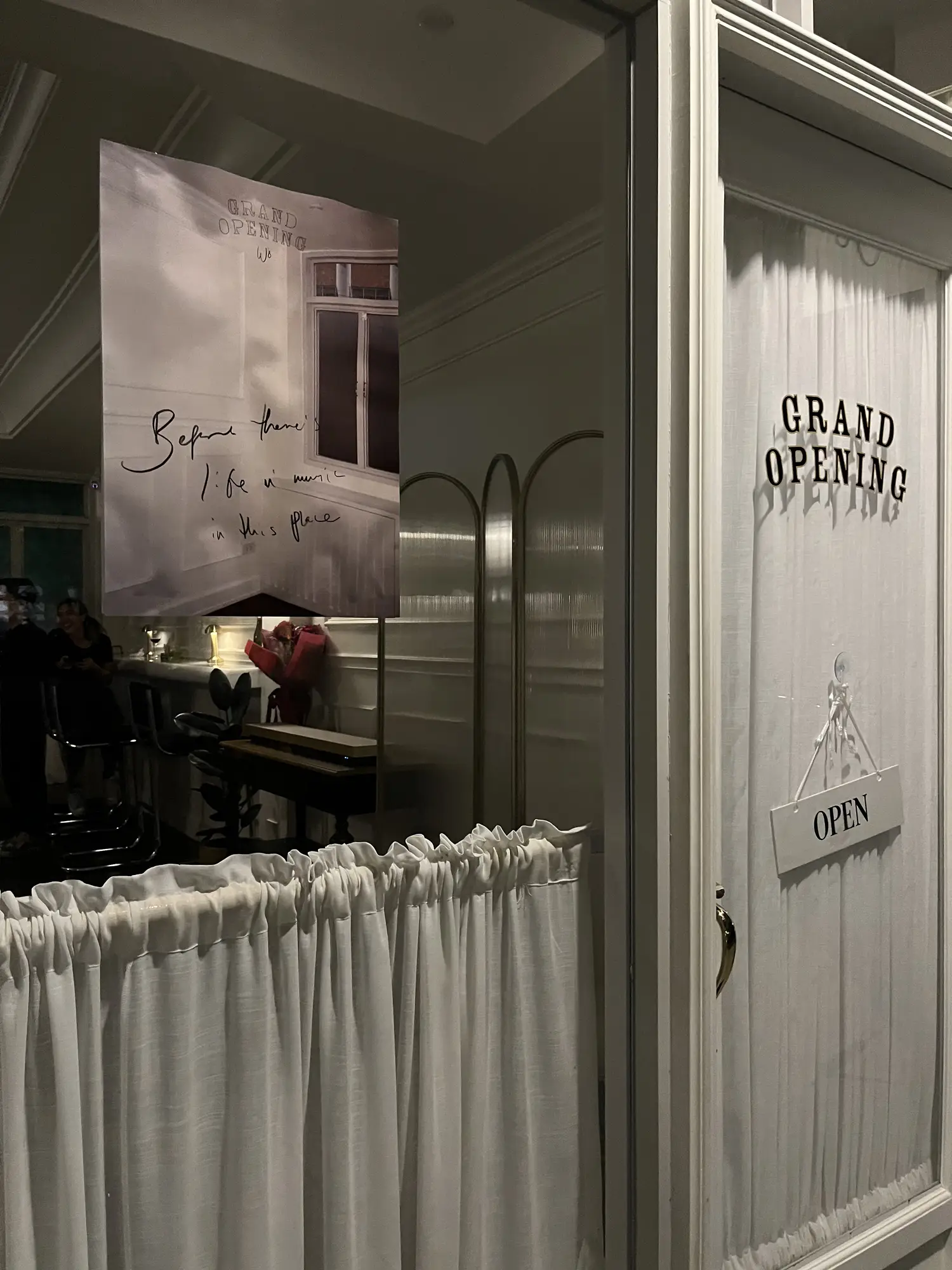 Wine night at w8 space | แกลเลอรีที่โพสต์โดย Mew | Lemon8