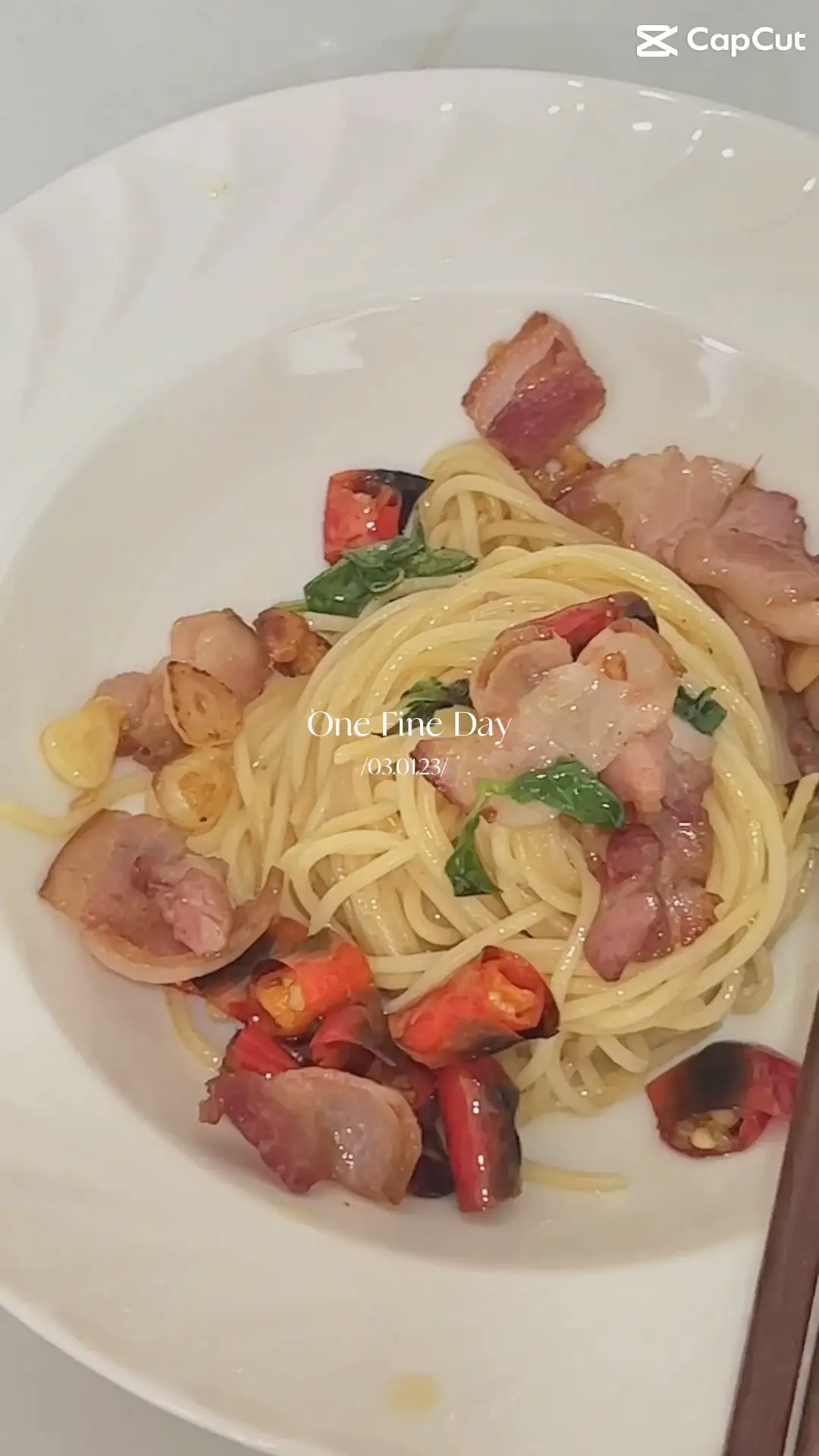 สปาเกตตี้เบคอนพริกแห้ง 🍝🌶️🥓 | วิดีโอที่เผยแพร่โดย 💘 JANECHN | Lemon8