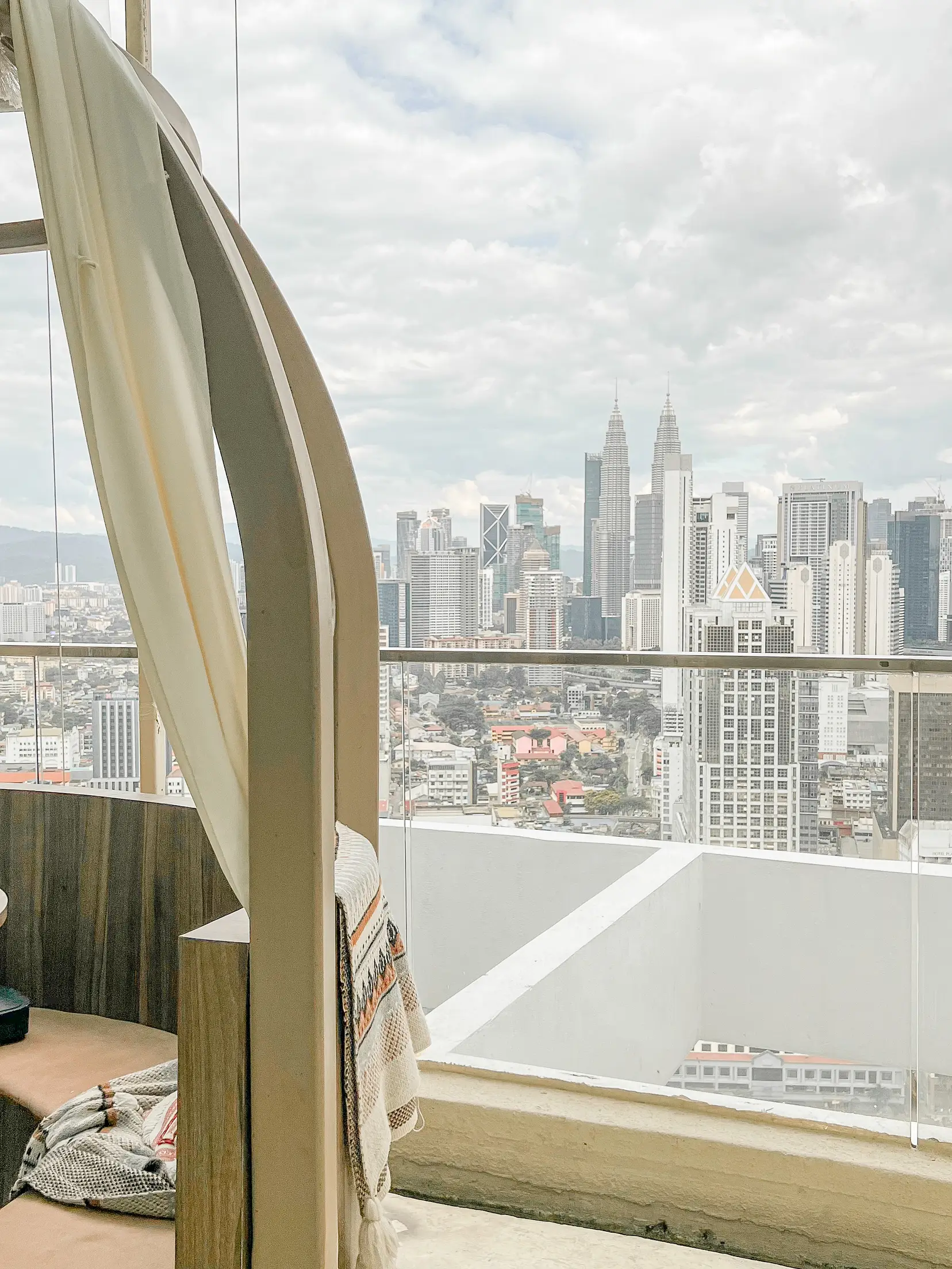 KL City Skyline View Cafe | 📍Fly Me To KL | Galeri disiarkan oleh ...