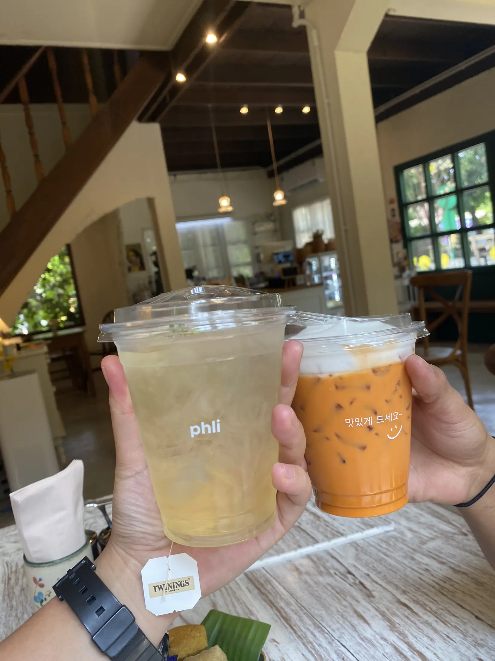 プロダクション: Phli Cafe Hilljai Chiang Mai,Apocalyptic District🏡 | ออกไป ...