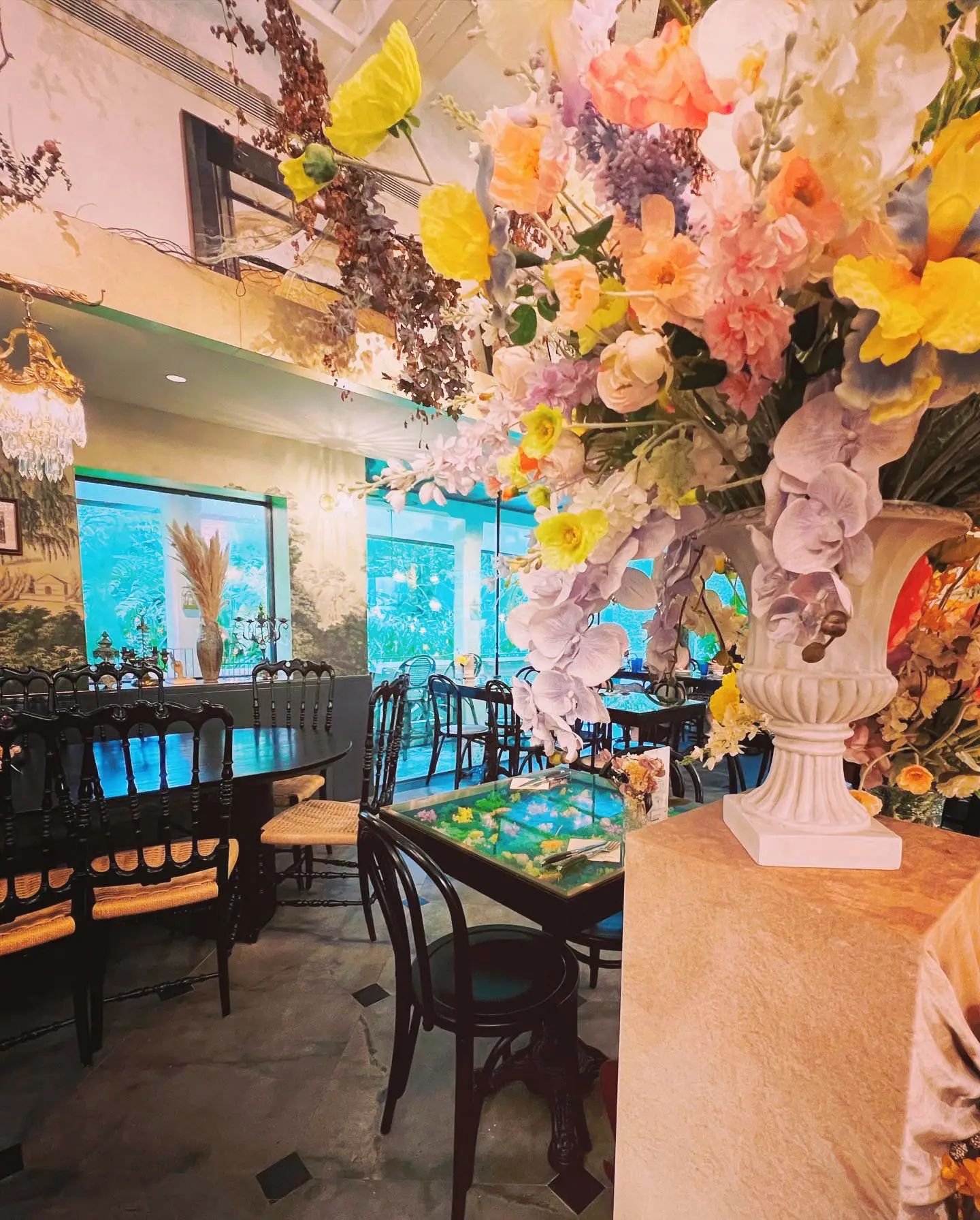 French-Inspired Cafe and Restaurant | Dimplesが投稿したフォトブック | Lemon8