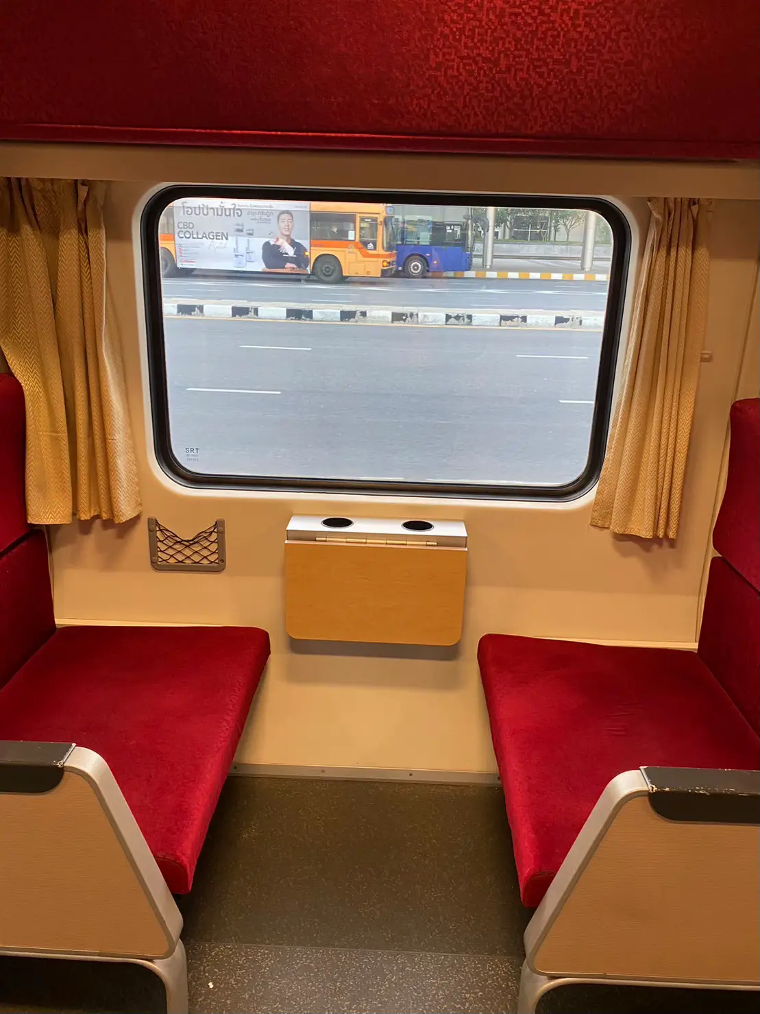 รีวิวรถไฟตู้นอนชั้น 2🚂 CNX > BKK 💫 | แกลเลอรีที่โพสต์โดย ppdararat ꔛ 🦕 ...