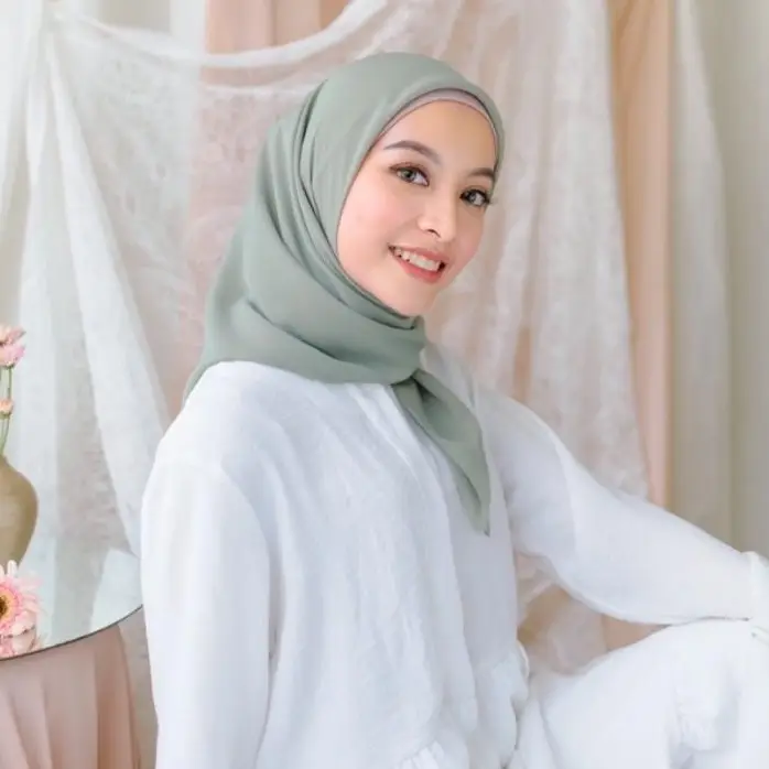 HOT PROMO HIJAB BELLA SQUARE CUMA 9K GRATIS ONGKIR | Galeri diposting oleh Recehan Shopee | Lemon8