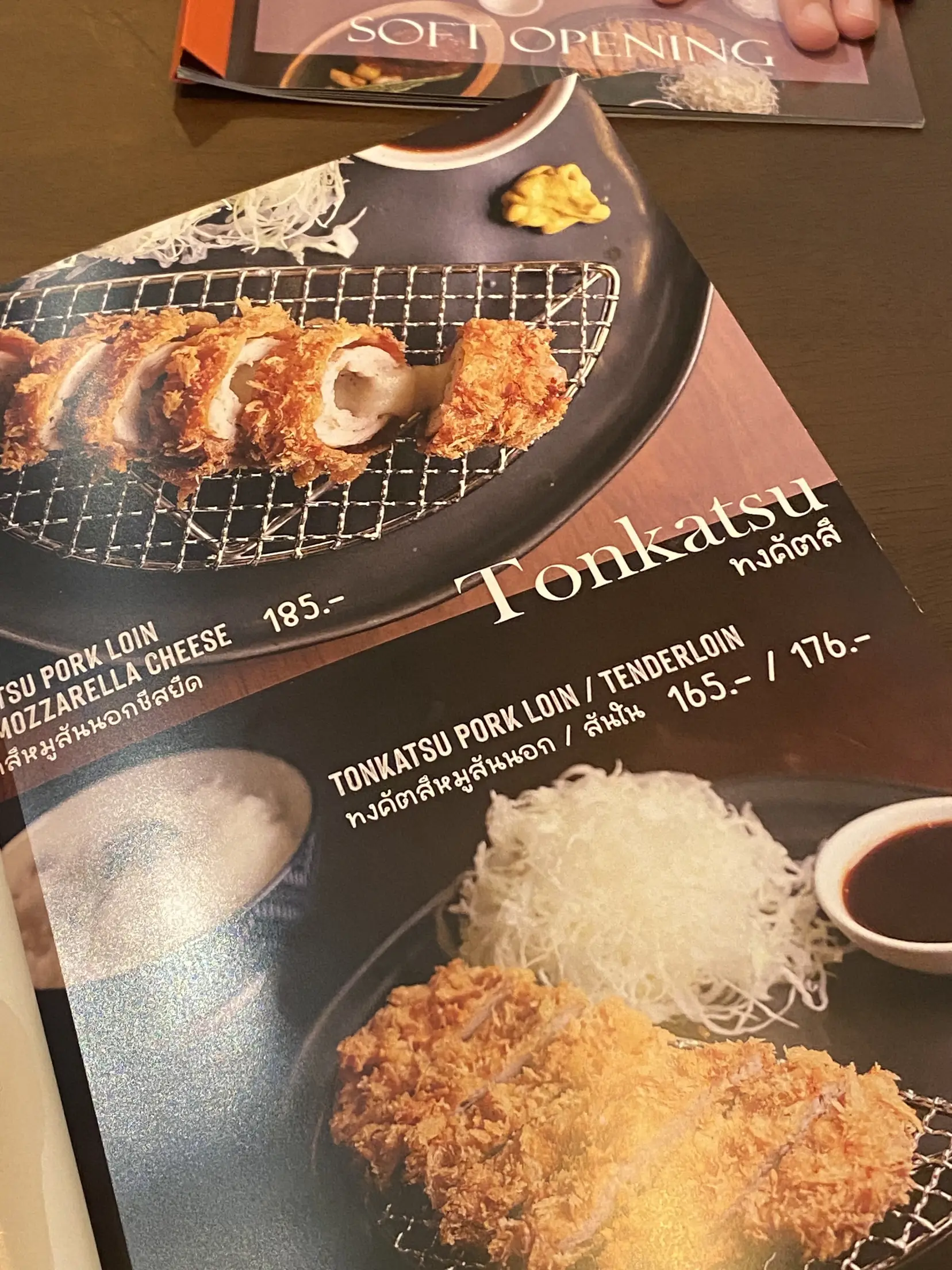 ร้าน Hey‘s Burg จุฬา 50 เมนูอย่างกับหลุดมาจากการ์ตูนเลย | วิดีโอที่ ...