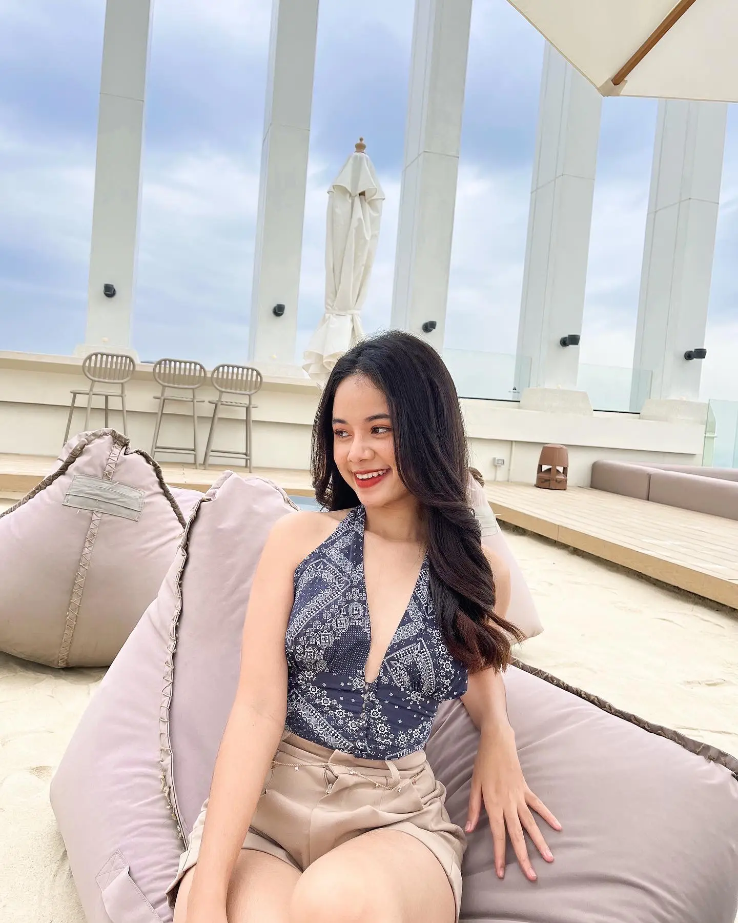 Rooftop พัทยา ที่ฮิตที่สุดในตอนนี้!!🏝 | แกลเลอรีที่โพสต์โดย sixsix | Lemon8